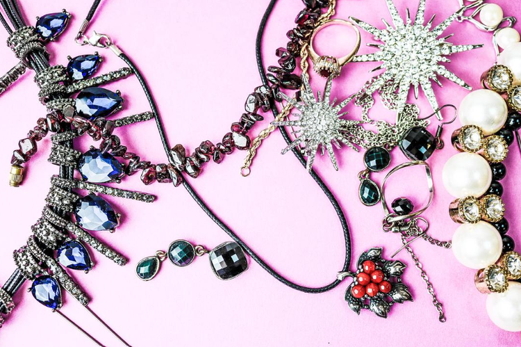 12 Best Costume Jewelry Brands — Shopgoodwill.com