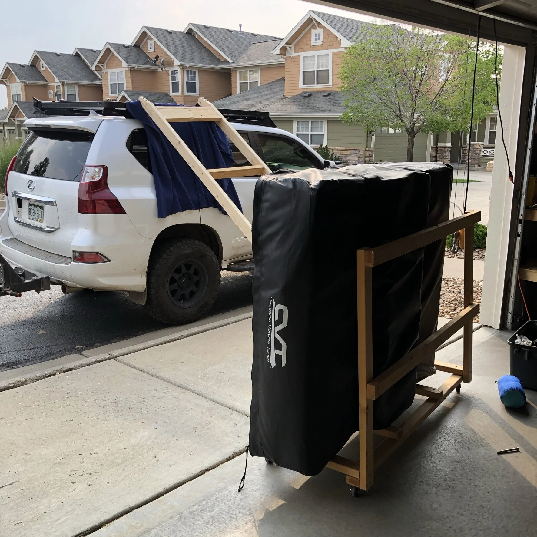 Loading and unloading your rooftop tent solo — Landlocked investments ...