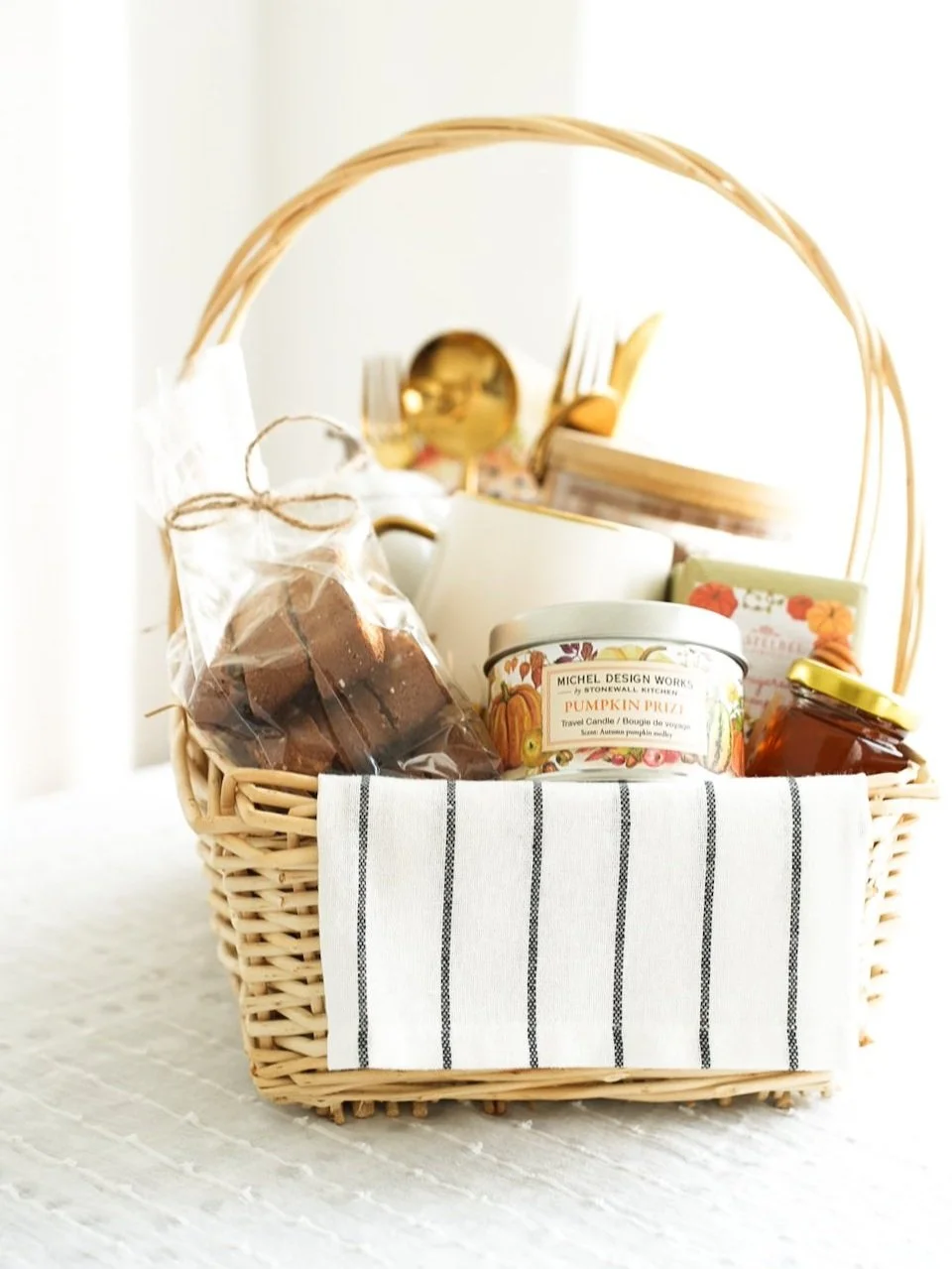 Hostess Basket Ideas 2024 | Creative DIY Gift & Wrapping Hacks — Marcel ...