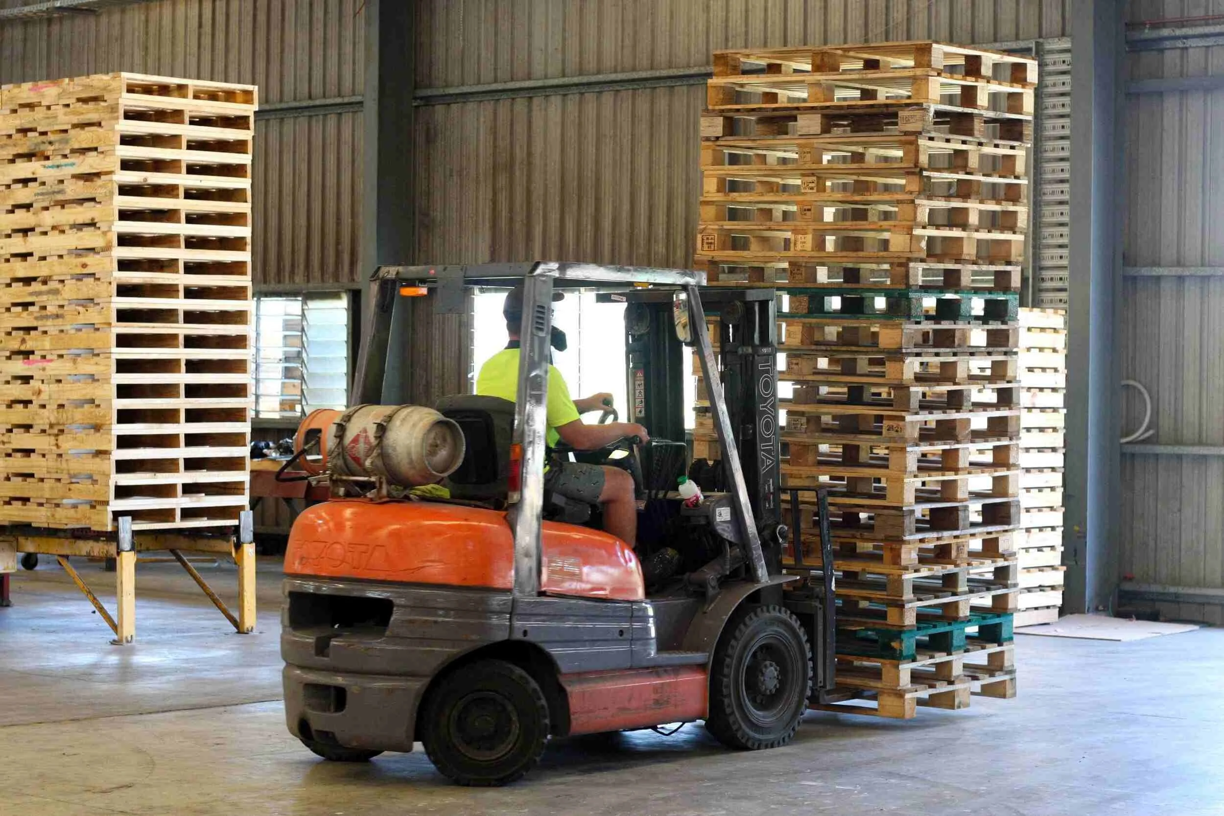 Request quote for new pallets or pallet pickup