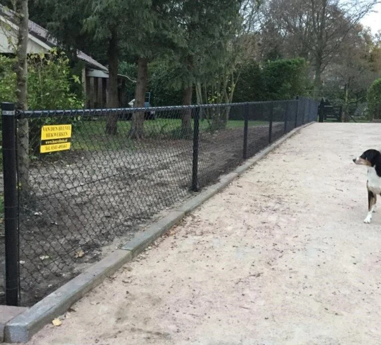 Afrastering & Gaas — Heuveltuin | Bestrating | Kunstgras | Tuintegels