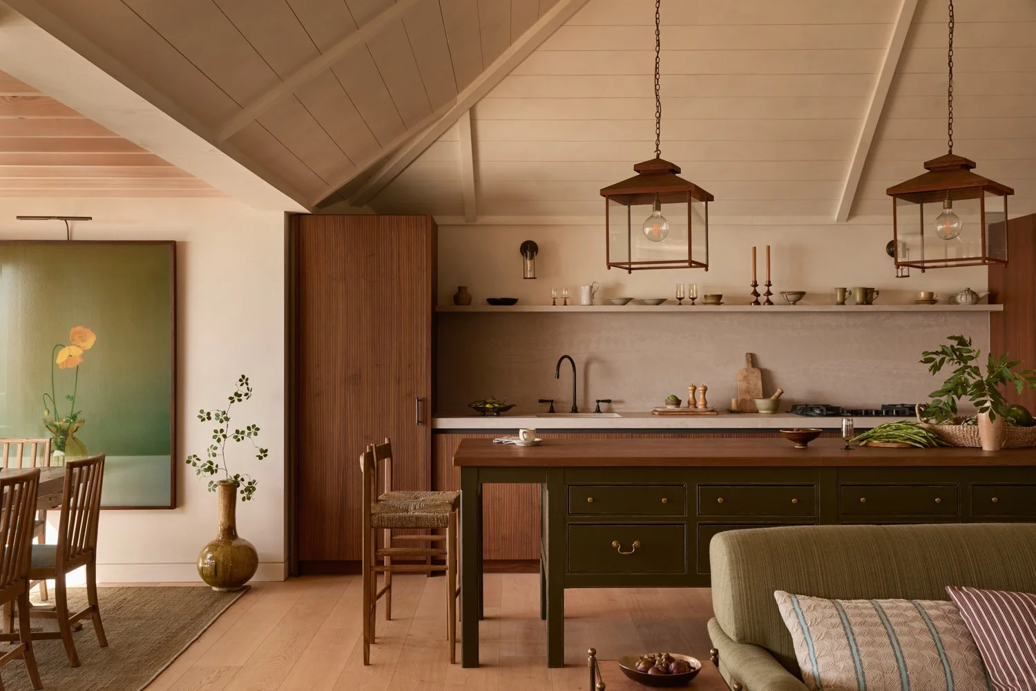 English Beach House — Isabella Worsley | Commercial & Residential Design