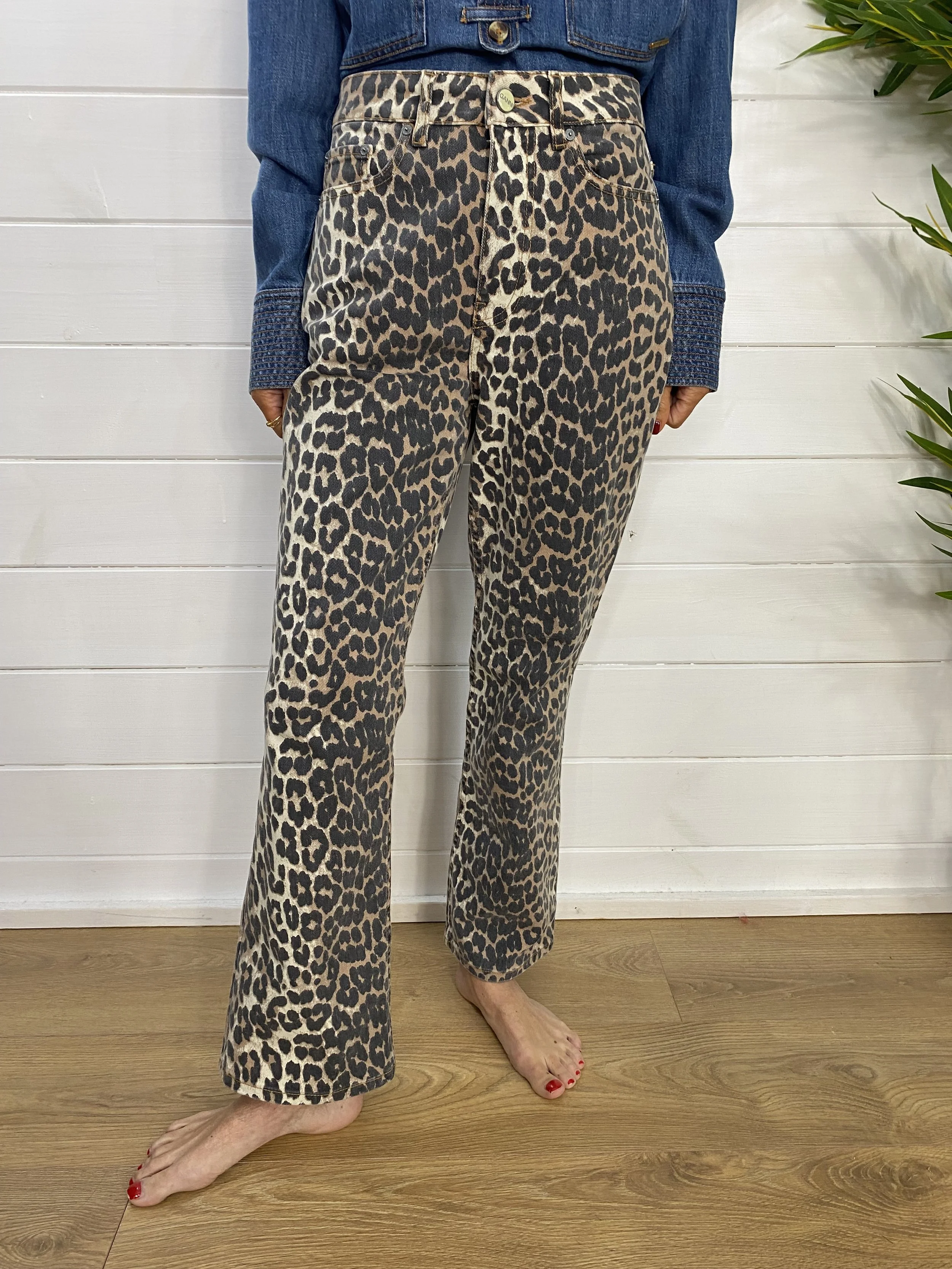 Ganni 'Betzy Crop' Leopard Print Jeans (26"w) — YOUR PRELOVED STORIES