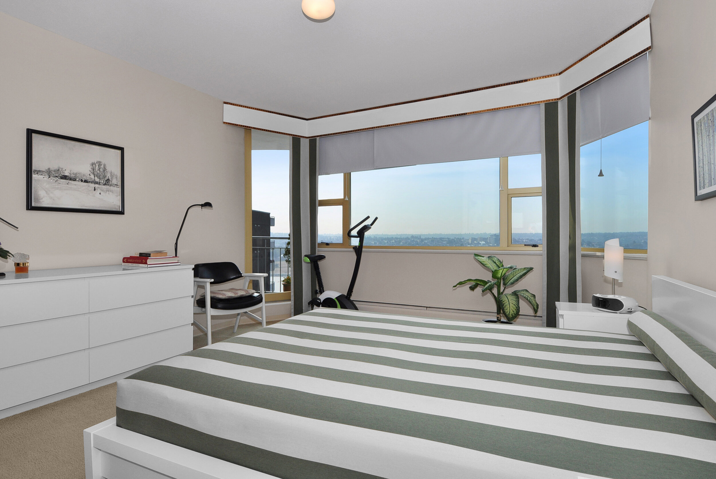 Large Two Bedroom for Rent — Beach Towers