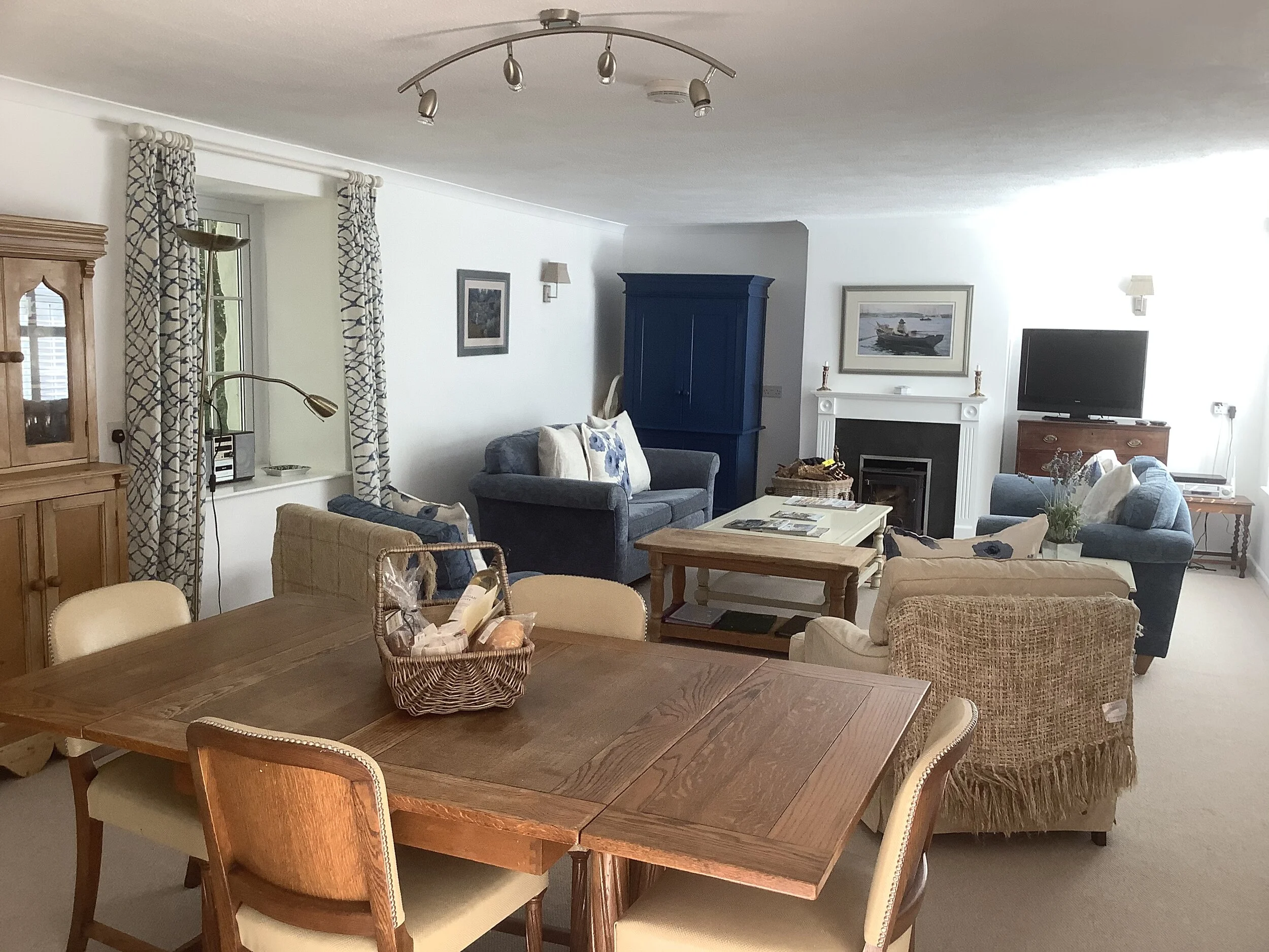 St Corantyn Cottage — Bonython Estate Gardens