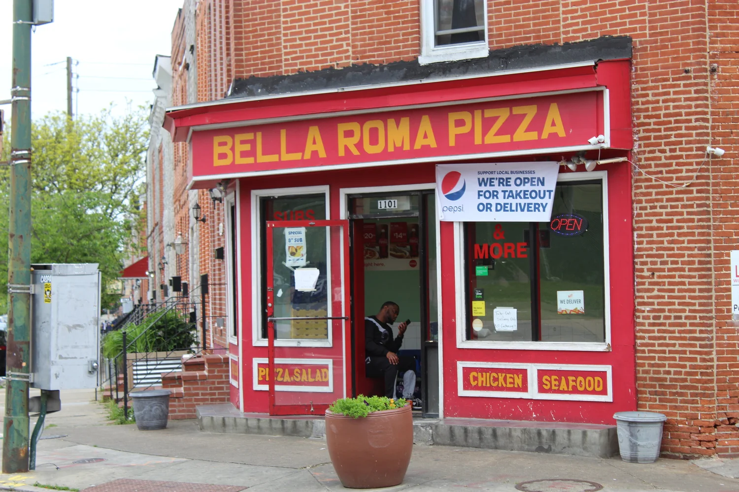 Restaurants Drinks & Dancing — Pigtown Main Street