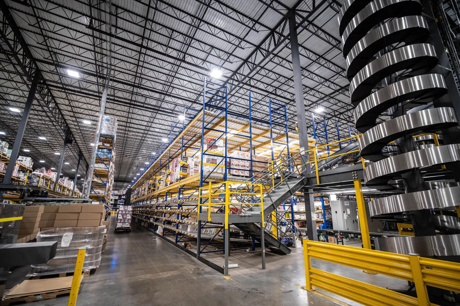 Pallet Flow Racking Installation — EZ Erectors | Rack system ...