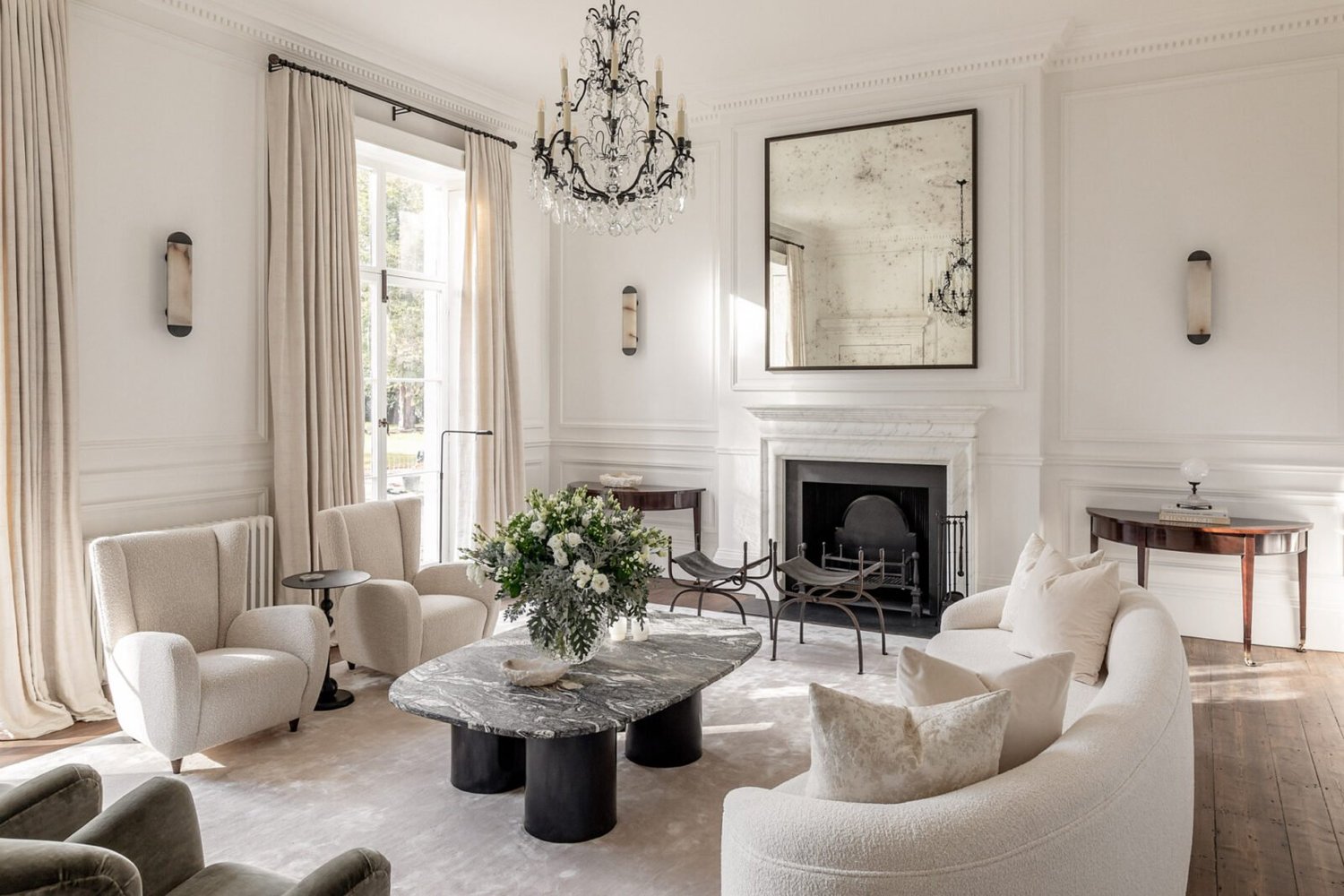 Timeless Elegance I Georgian Architecture meets Modern Luxury Interiors