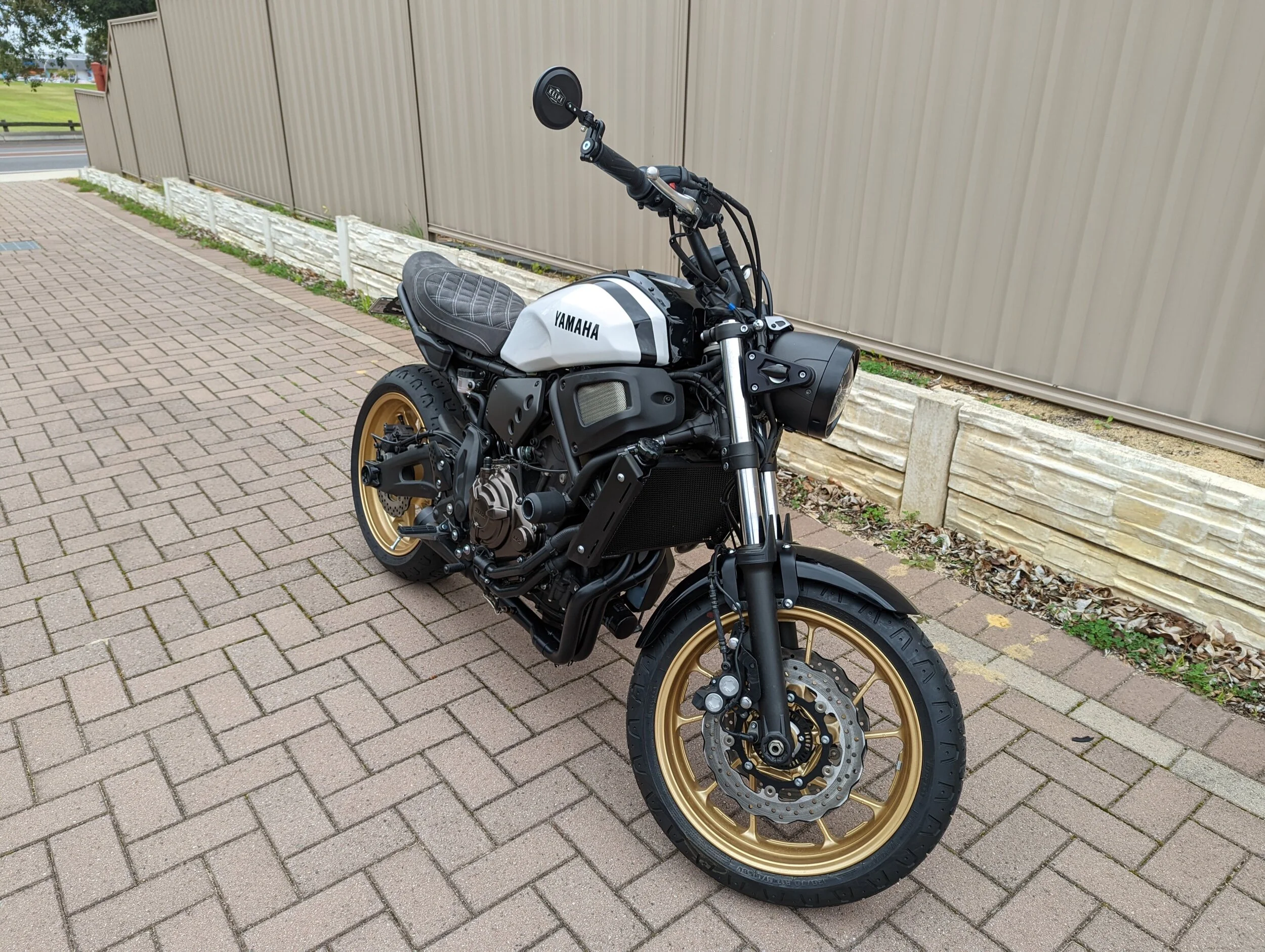 Yamaha XSR700 Custom Seat Trim | Comfort — KELPI CUSTOM MOTO