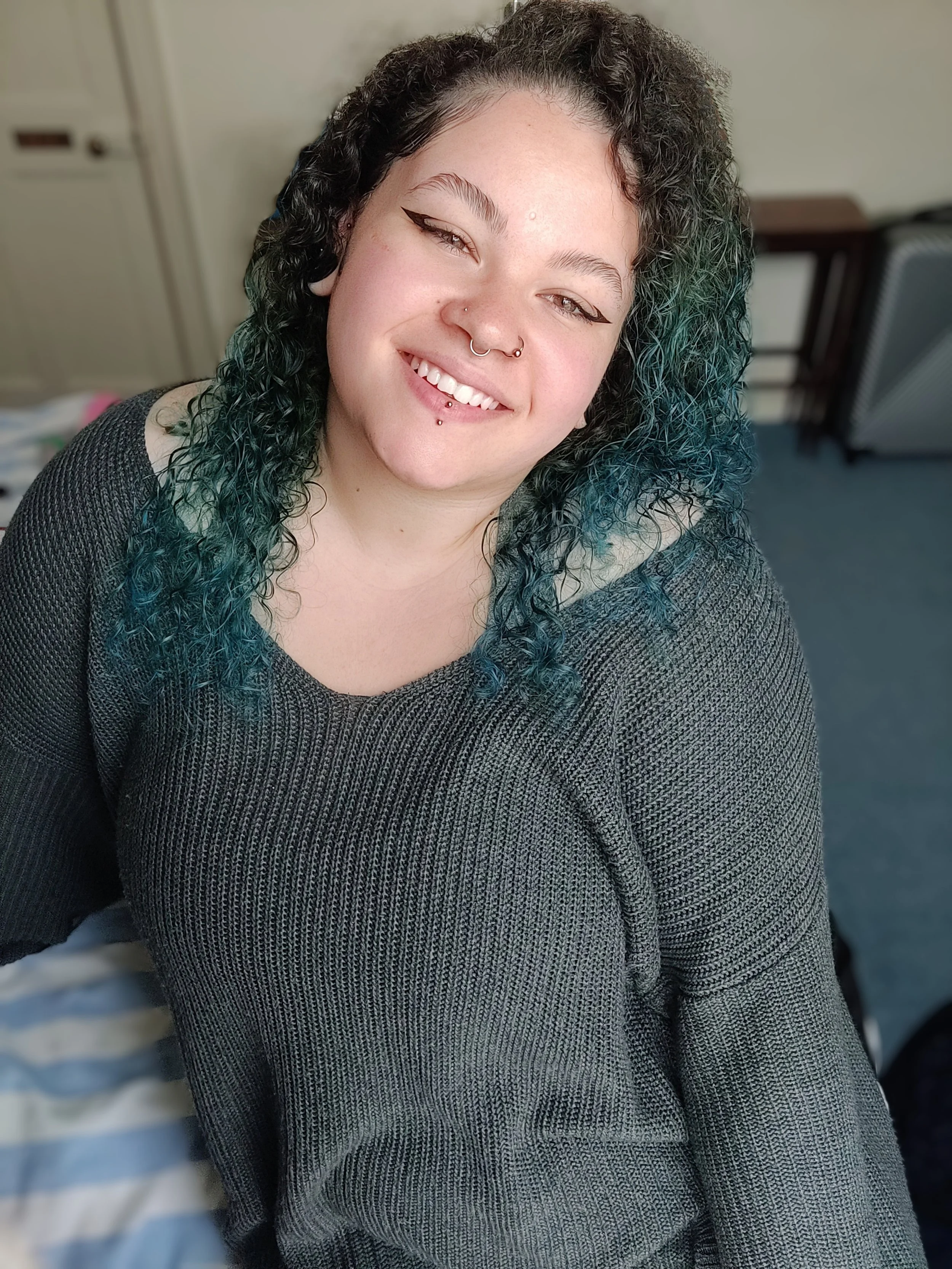 Daisy F-B — Backstage Niche