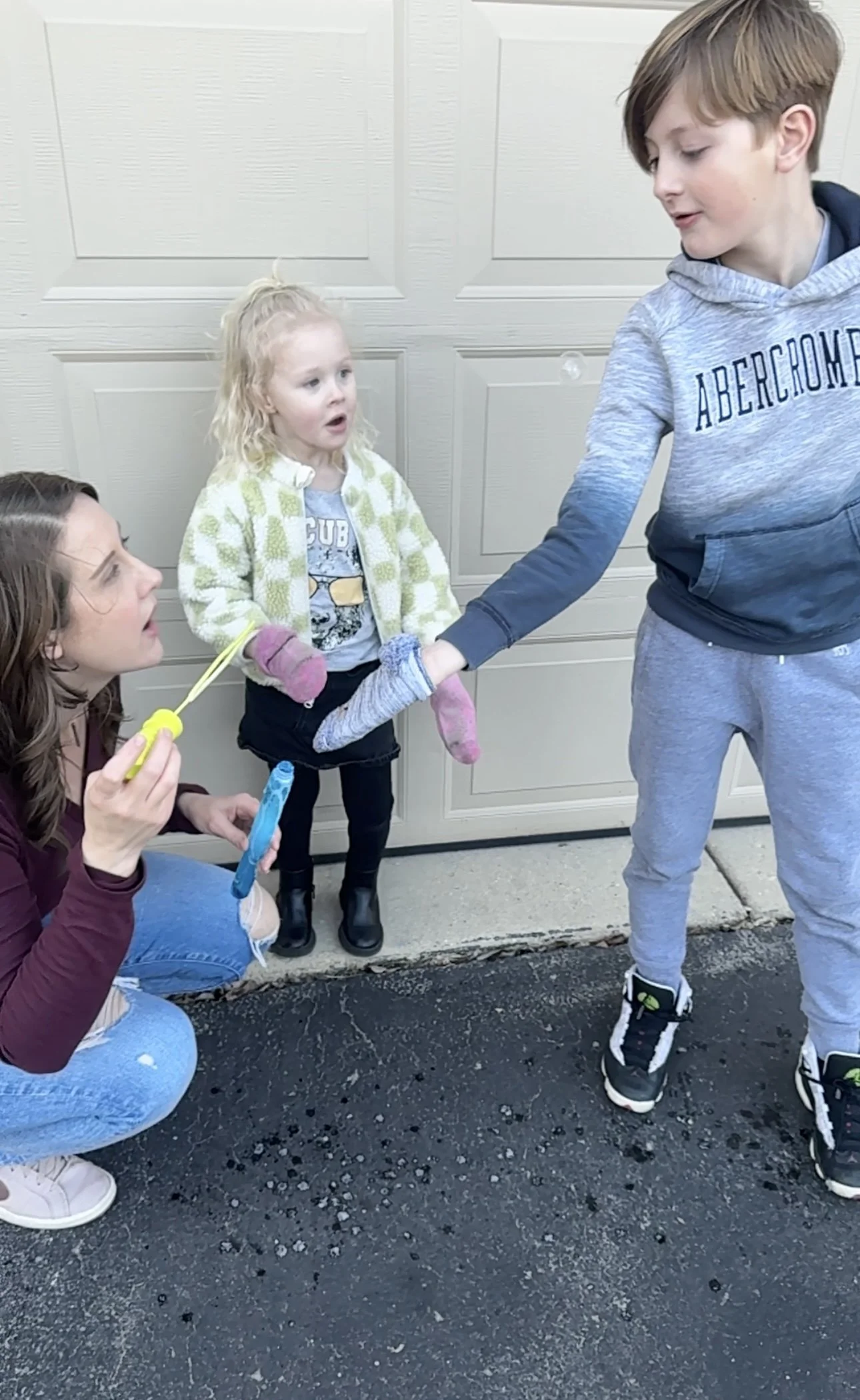 Bouncing Bubbles: How to Make Magical DIY Bubbles for Endless Fun ...