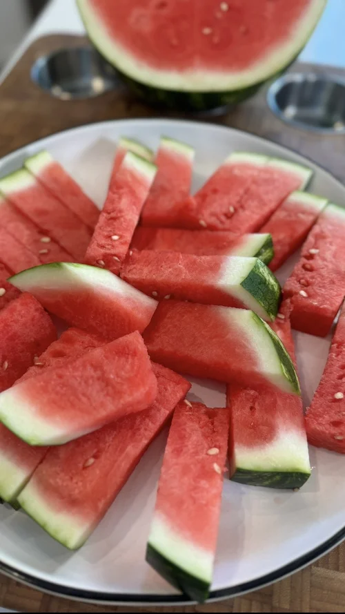 Effortless Guide: How to Cut Watermelon into Bite-Sized Pieces for ...
