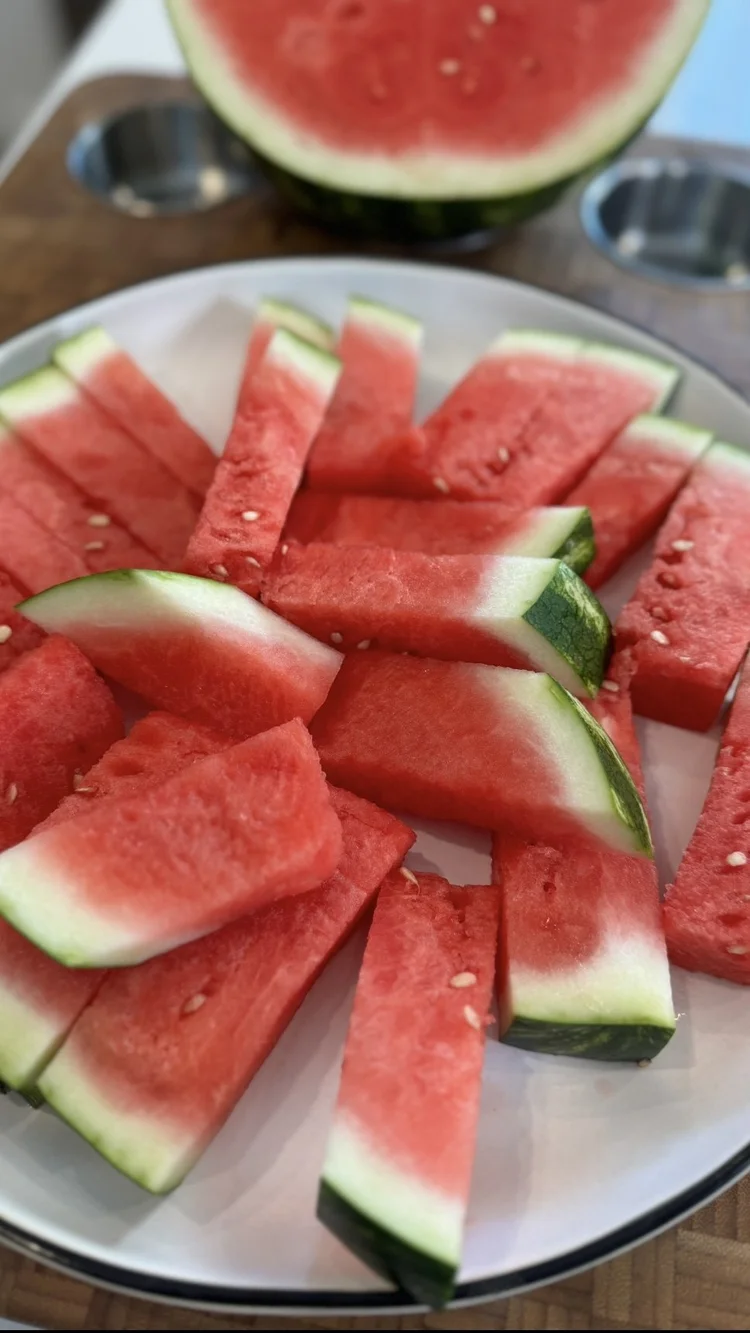 Effortless Guide: How to Cut Watermelon into Bite-Sized Pieces for ...