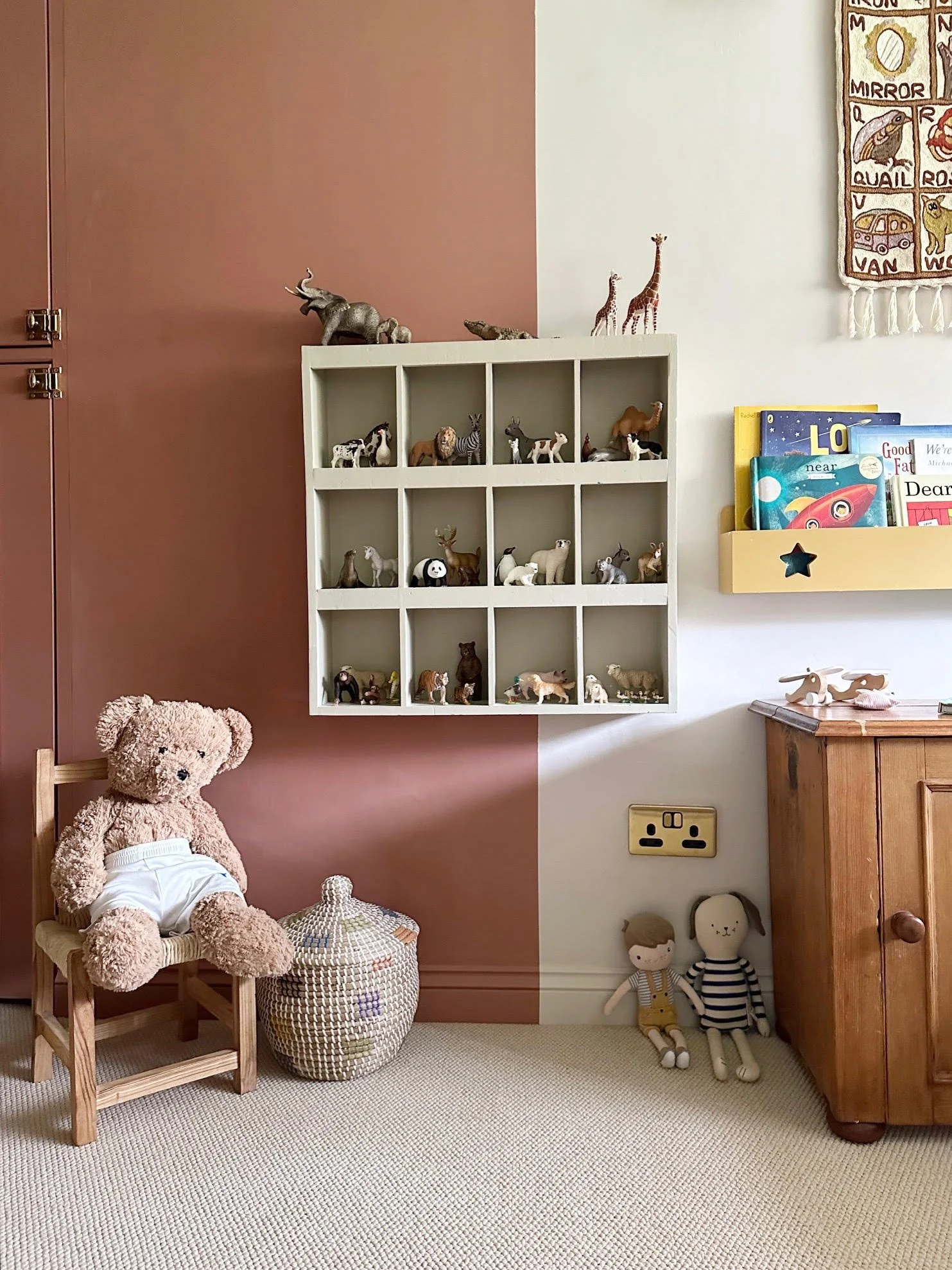 How to get a crisp paint line with decorators tape (and avoid paint ...