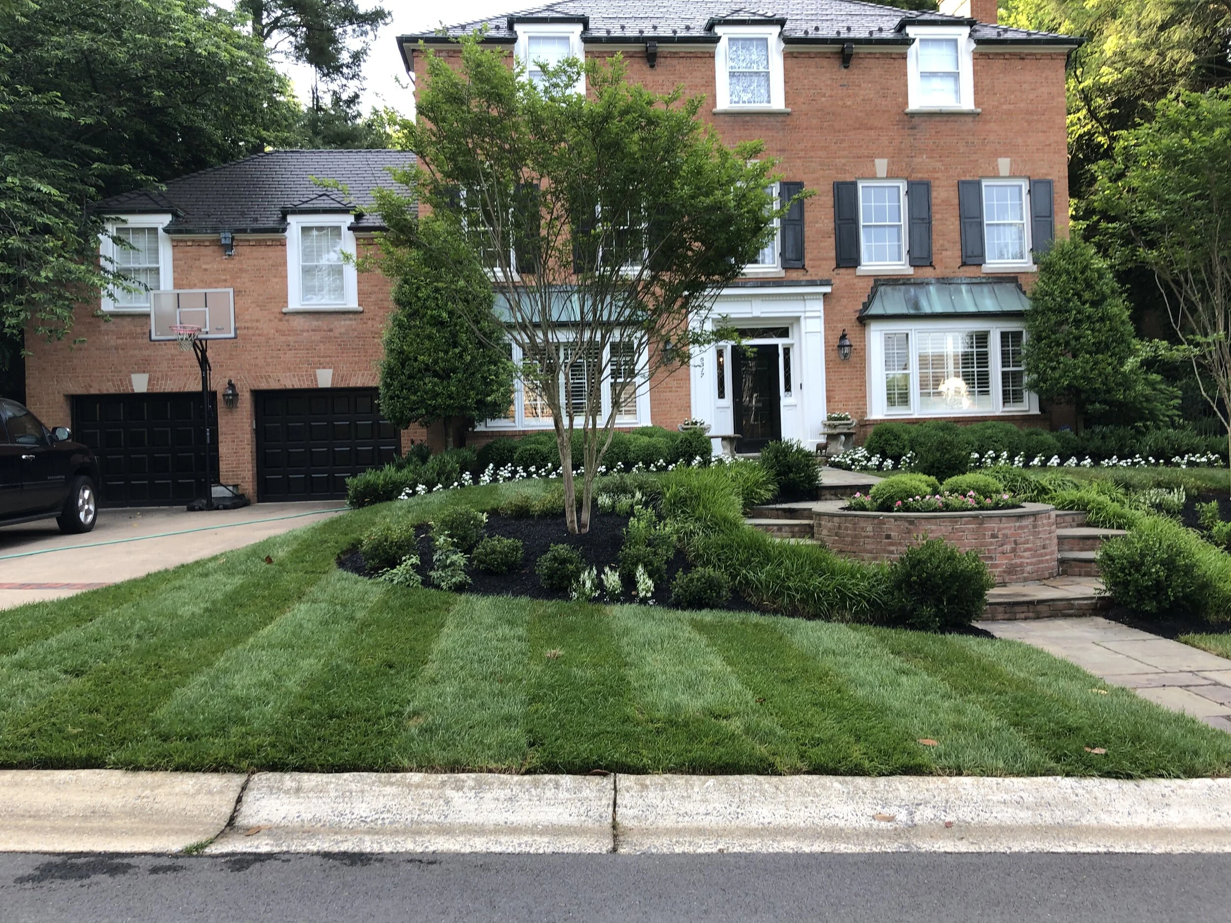 Pineapple Landscaping LLC