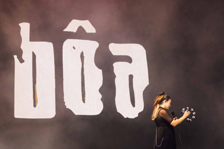 Q&A: Bôa Brings Their Cult Alt-Rock Revival to Lollapalooza — The Luna ...