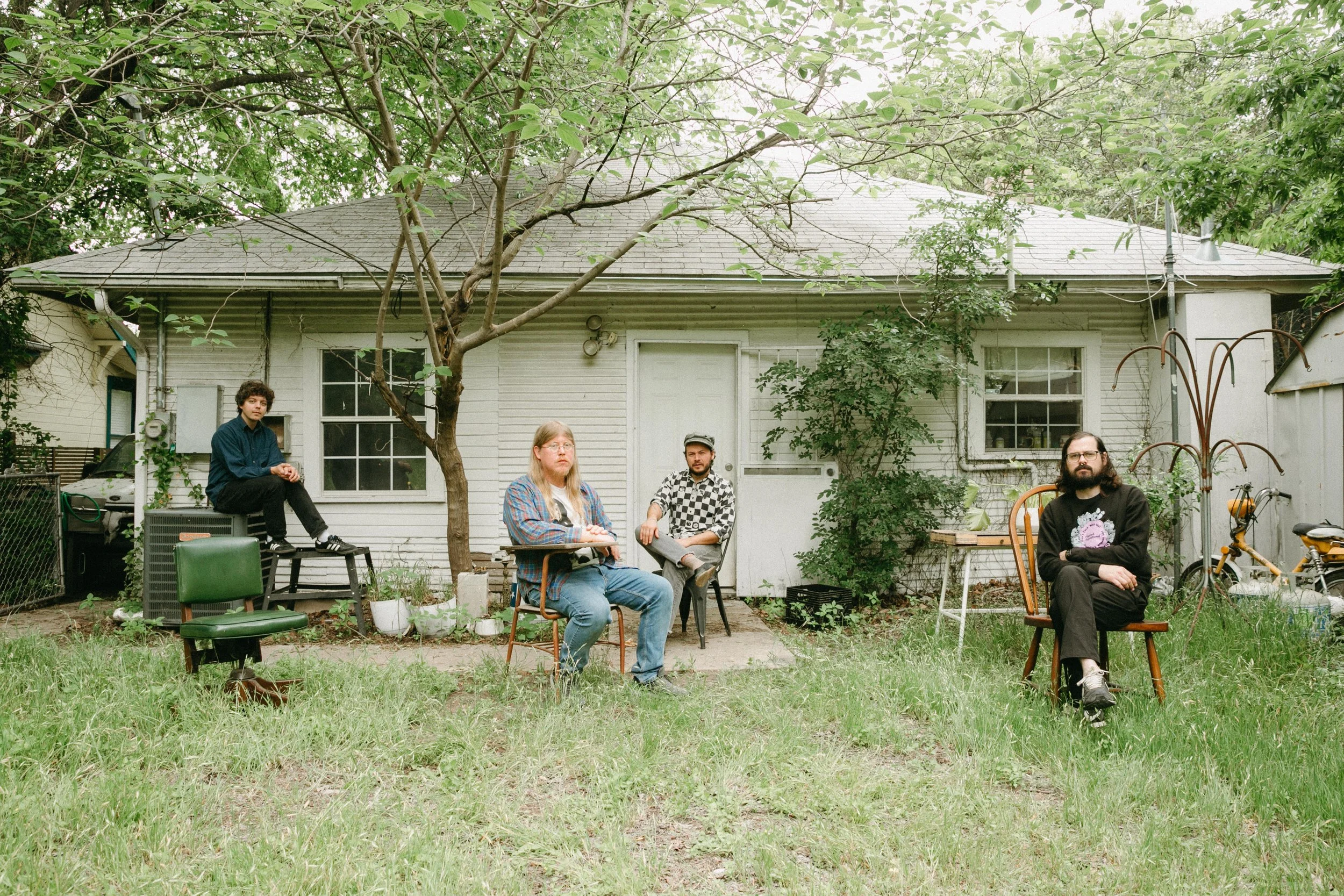 Q&A: Holy Wave Talks Overcoming Defeatism on Newest Album ‘Five of Cups ...