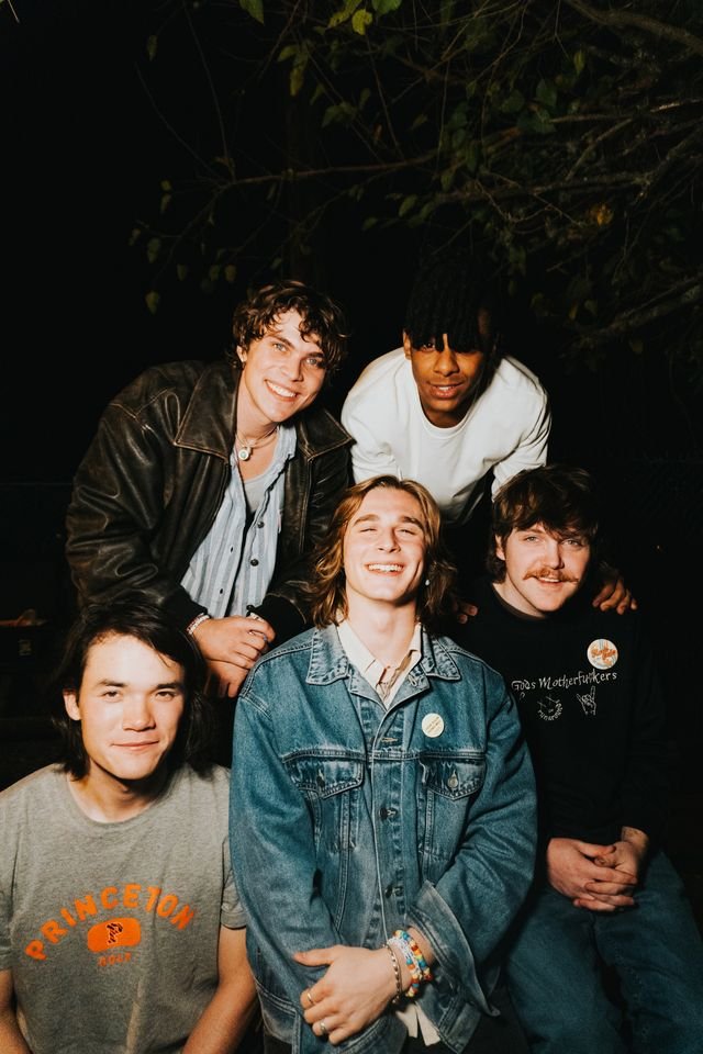 REVIEW: The Runarounds and Their New Single “Chasing The Good Times” — The Luna Collective