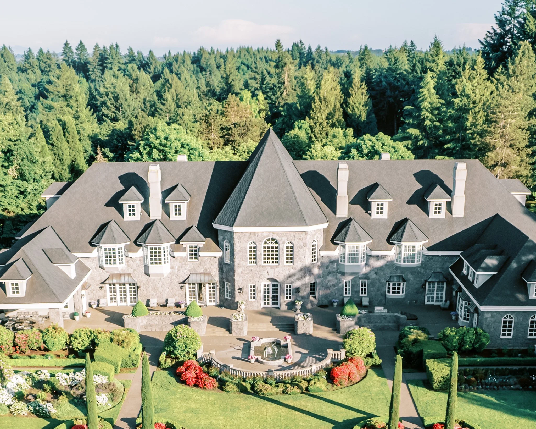 Luxury Oregon Castle Wedding Photoshoot Space — CHÂTEAU de MICHELLIA