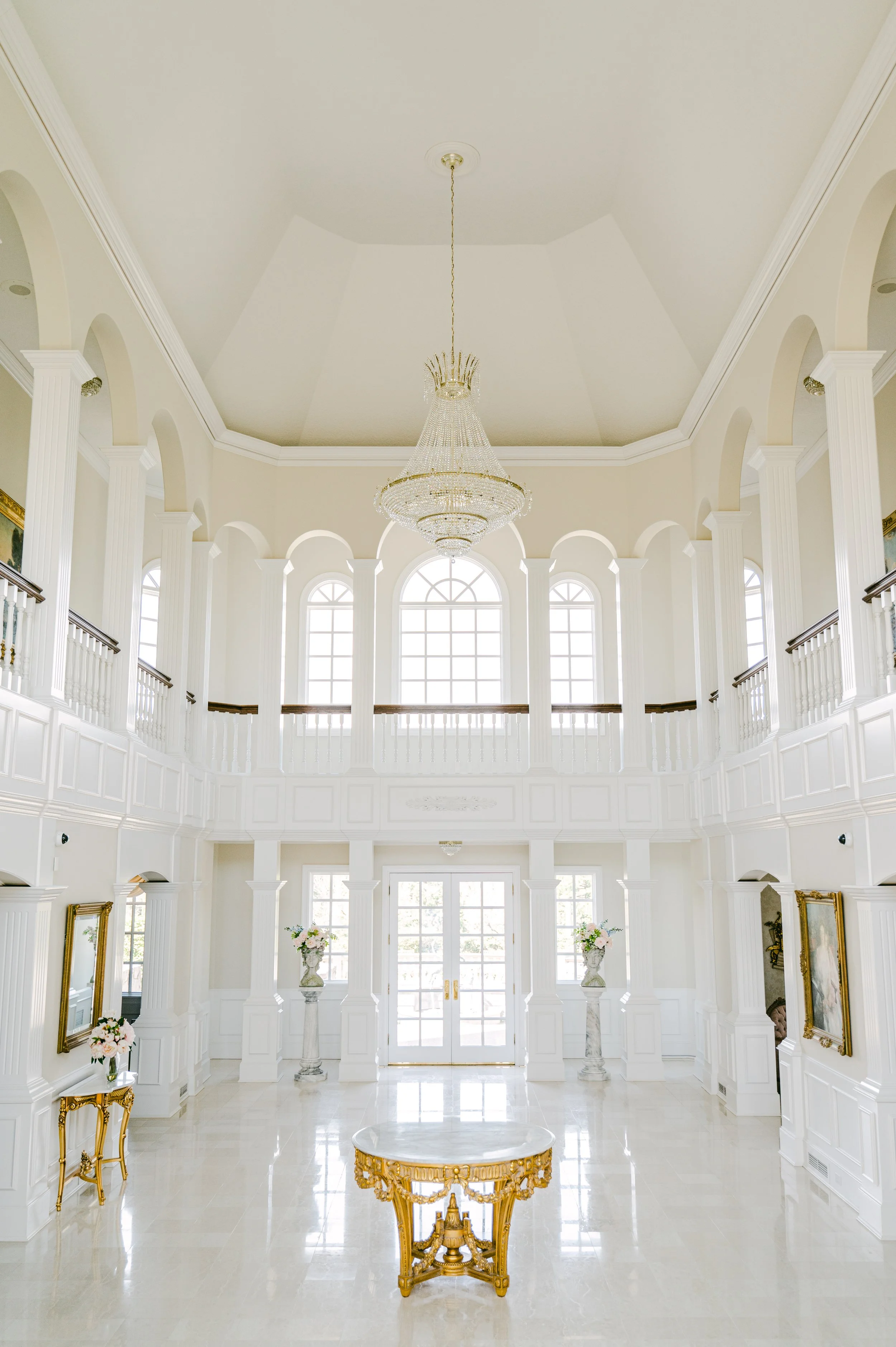 Luxury Oregon Castle Wedding Photoshoot Space — CHÂTEAU de MICHELLIA