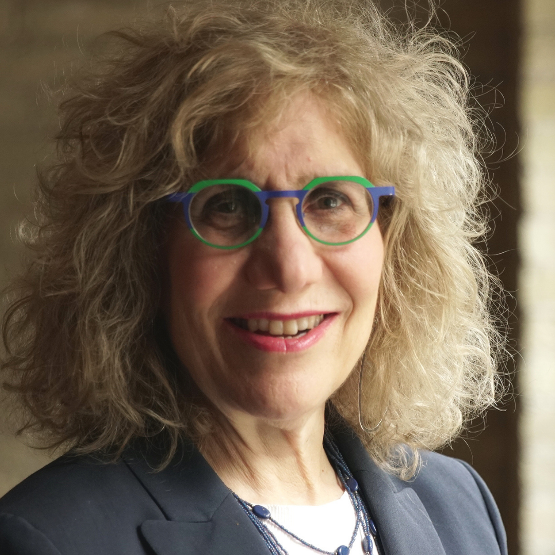 Lisa Triscari's Instagram, Twitter & Facebook on IDCrawl