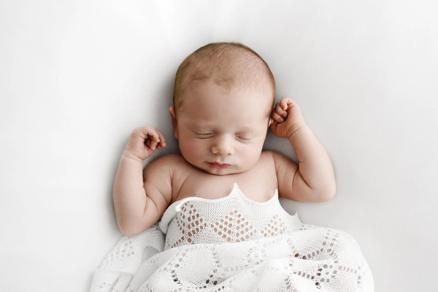 A complete guide to buying a white baby shawl for your newborn ...