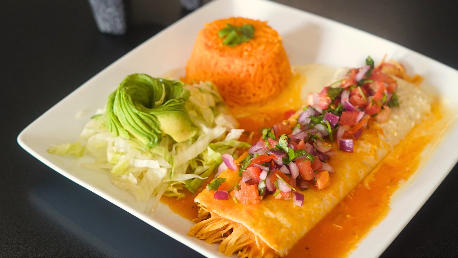 La Jaliscience Mexican Restaurant & Grocery Store