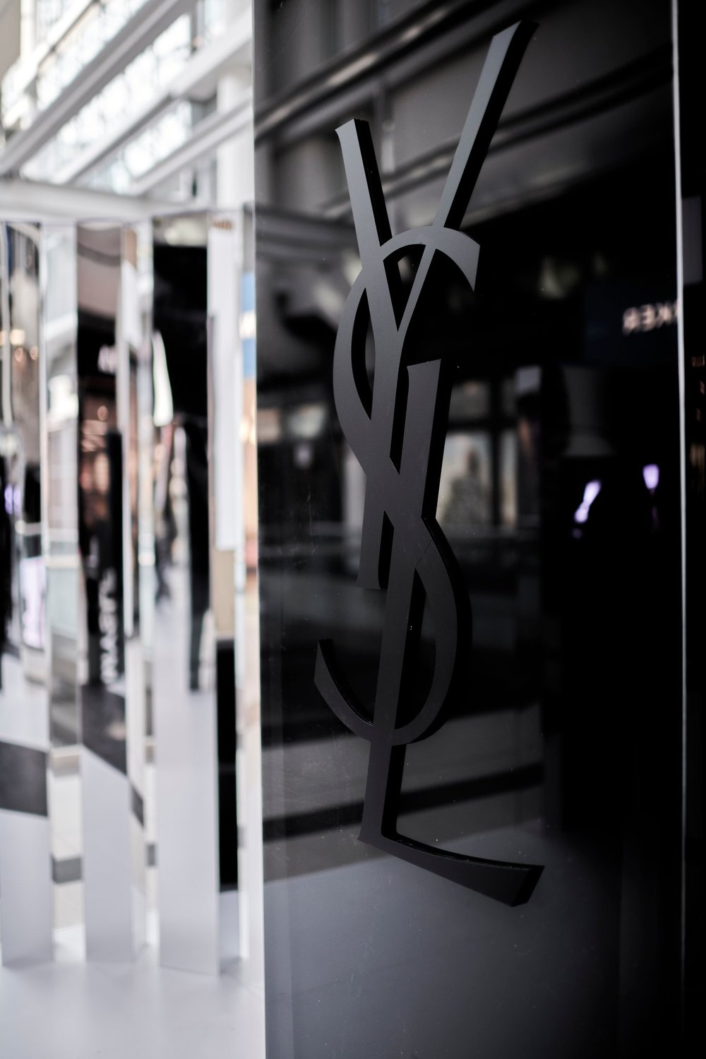 Yves Saint Laurent — Park Creative Studio