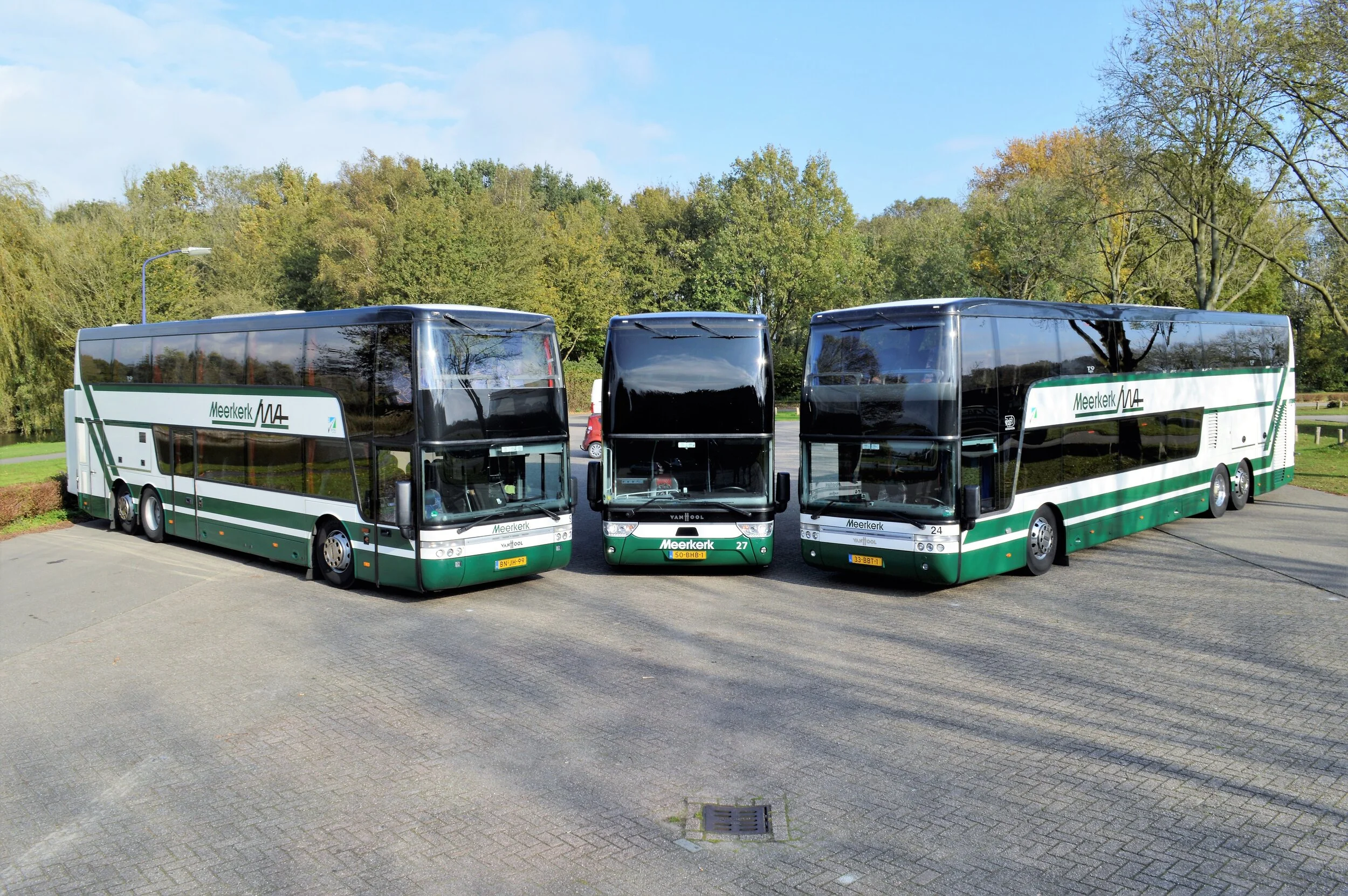 Busbedrijf - touringcars — AMeerkerk Busreizen - Autorijschool