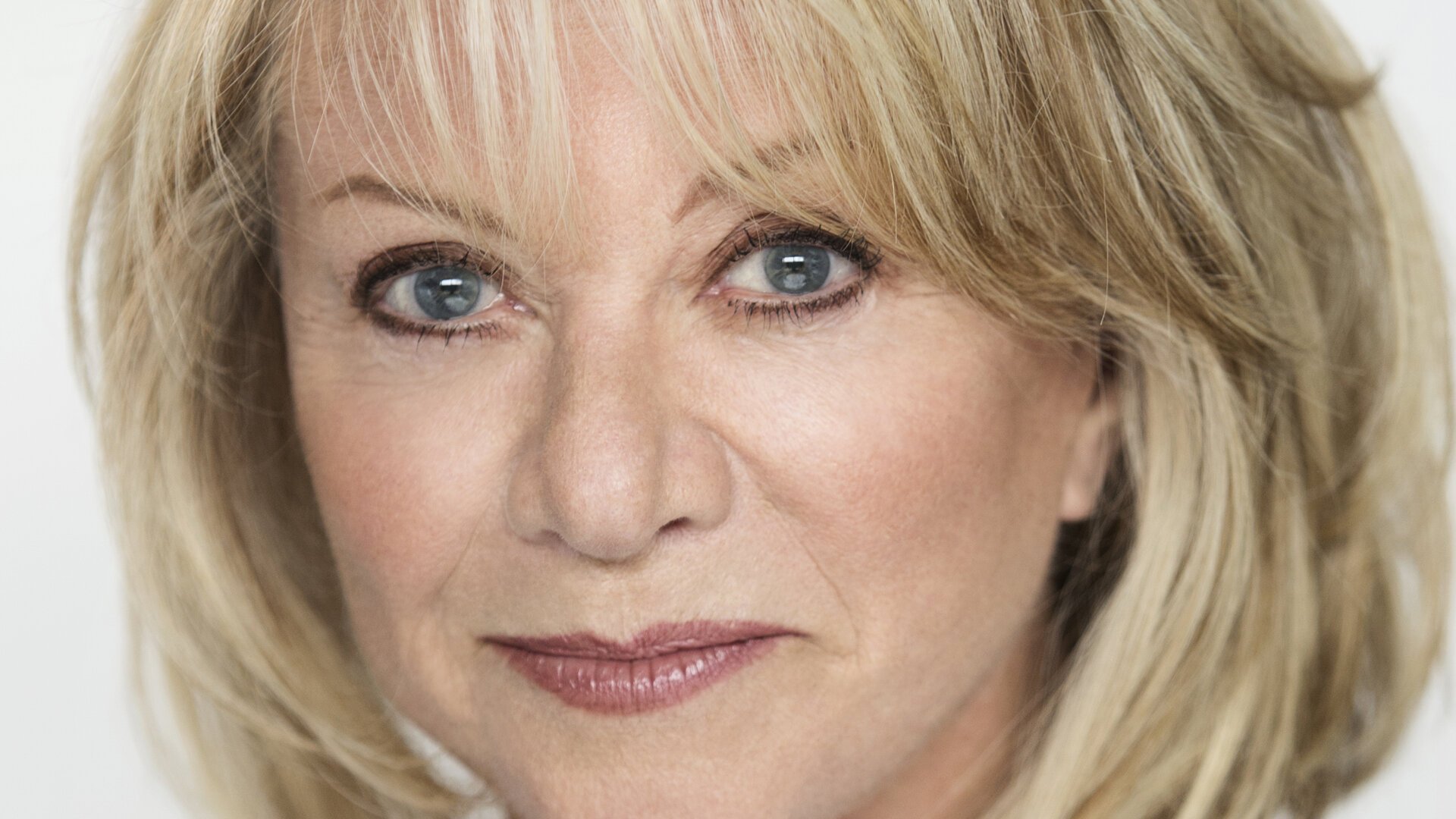 Elaine Paige to receive Special Award at OLIVIER AWARDS 2026 with ...