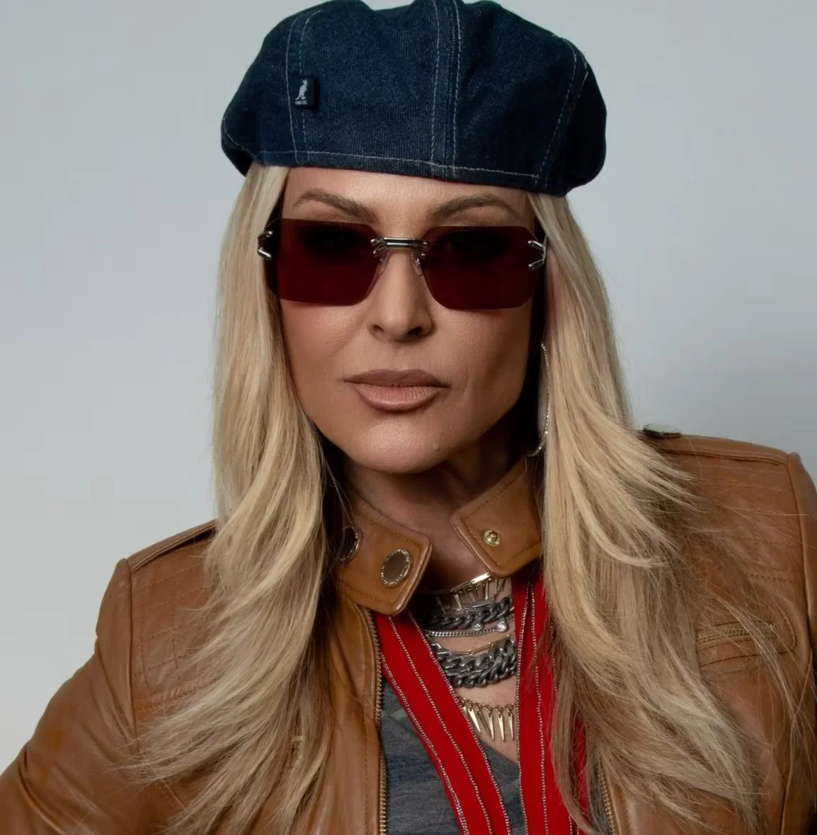 Anastacia Never Left — HURS