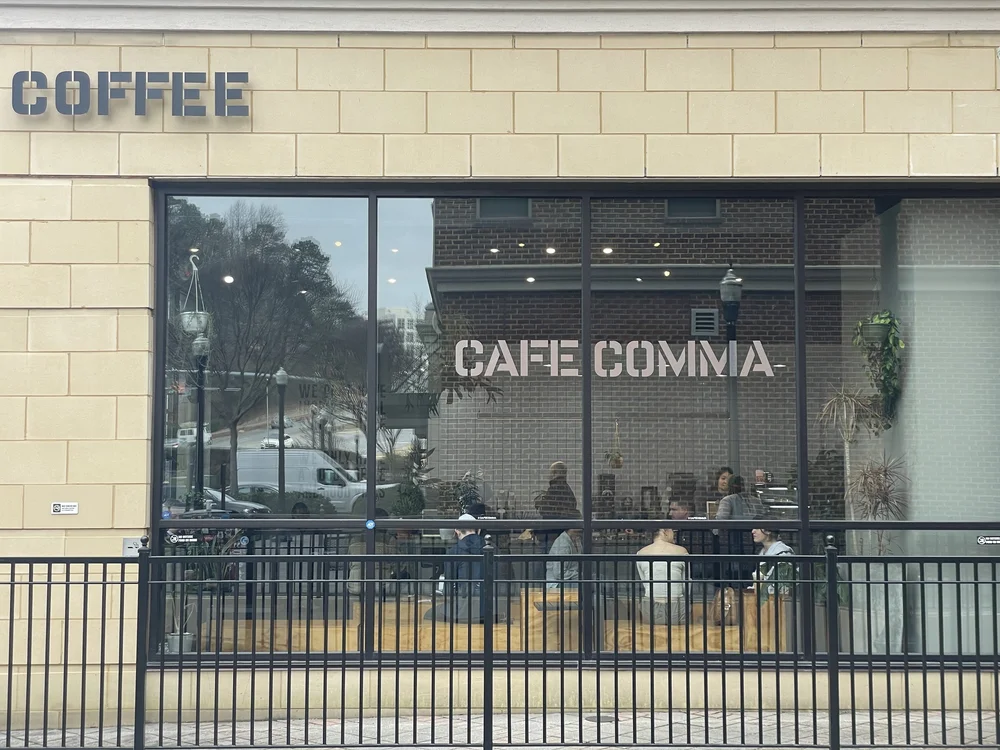 CAFE COMMA