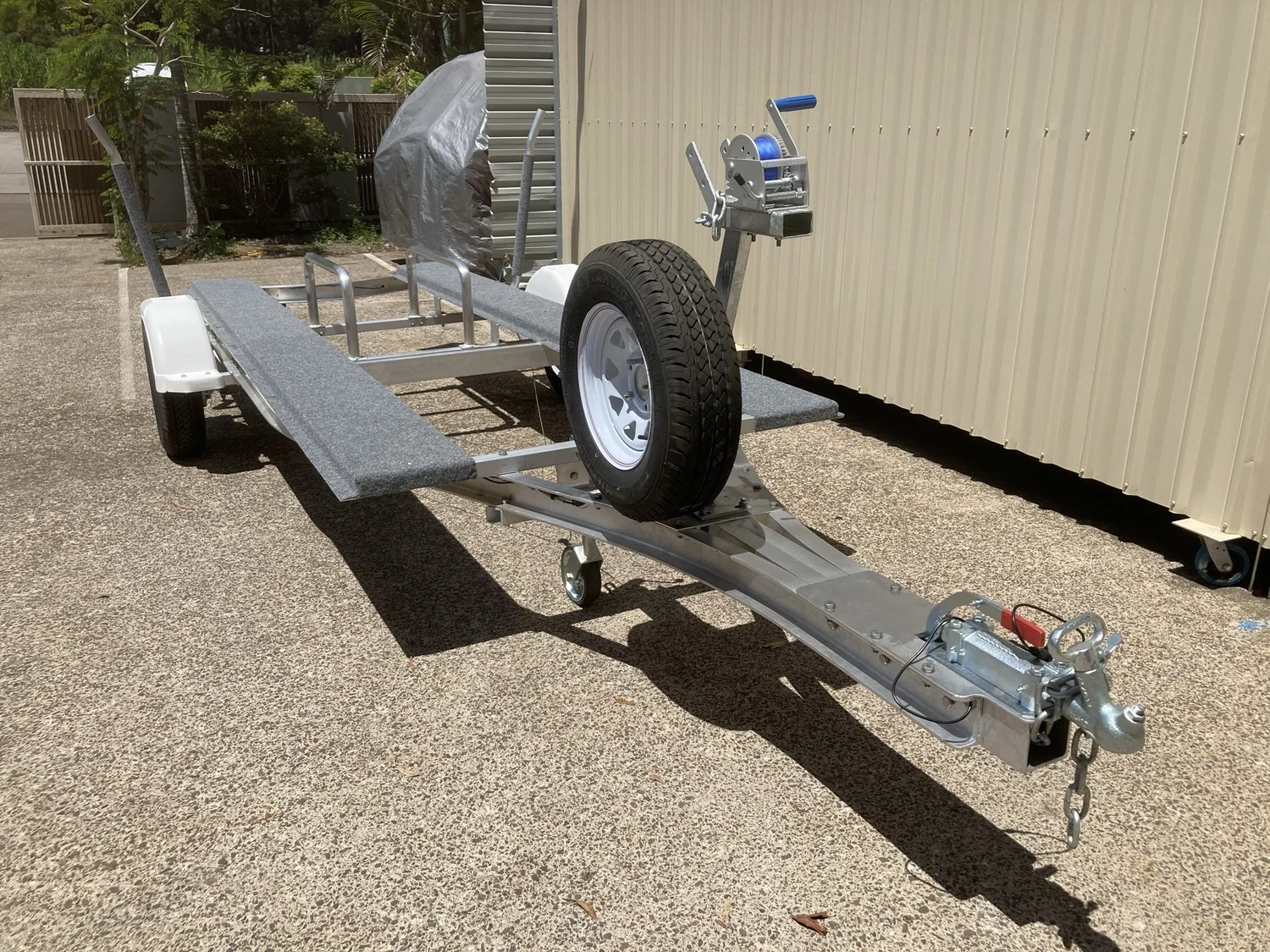 MAGNUM TRAILER — Quantum Catamarans