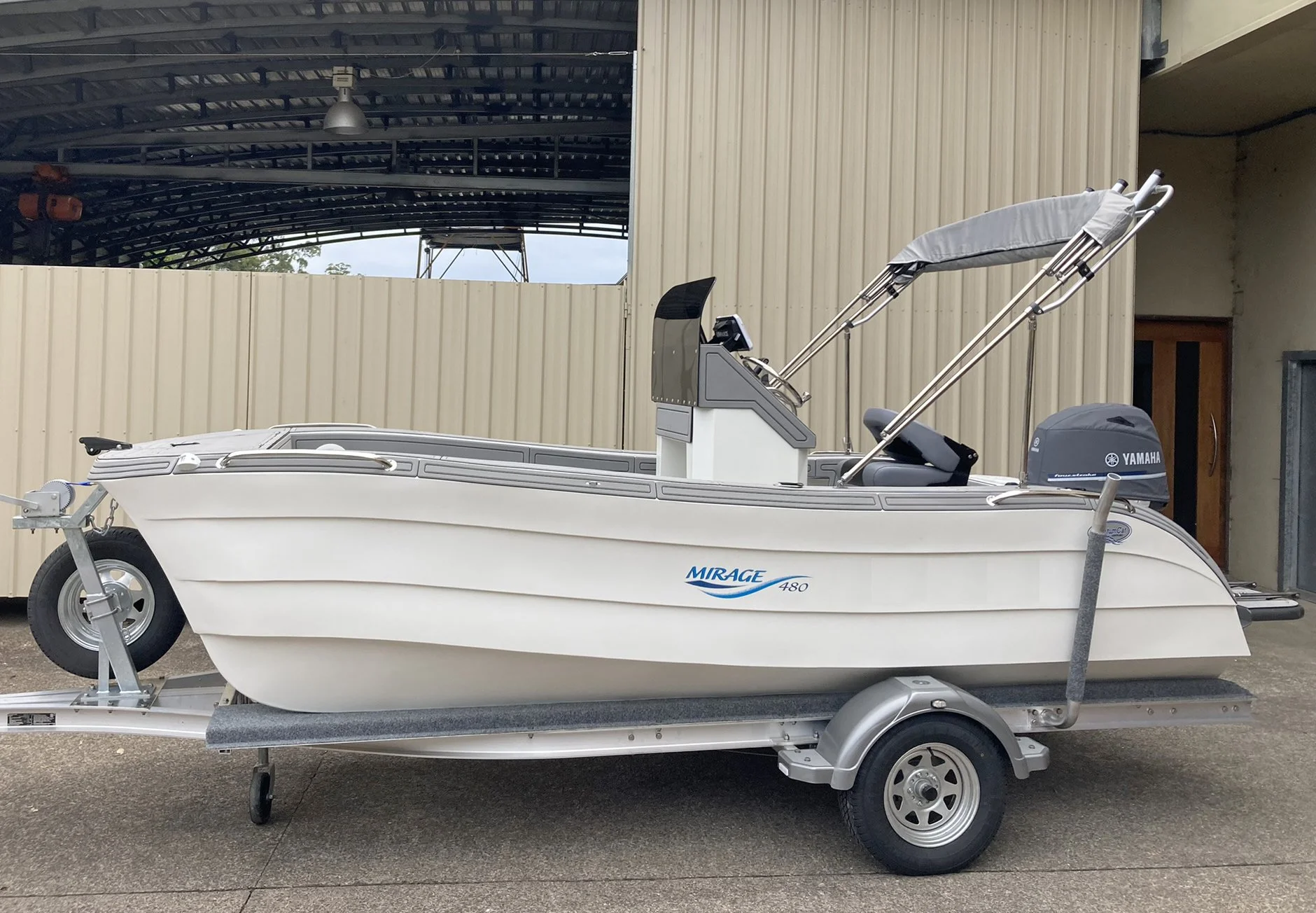 Quantum Cat Mirage 480 CENTRE CONSOLE — Quantum Catamarans