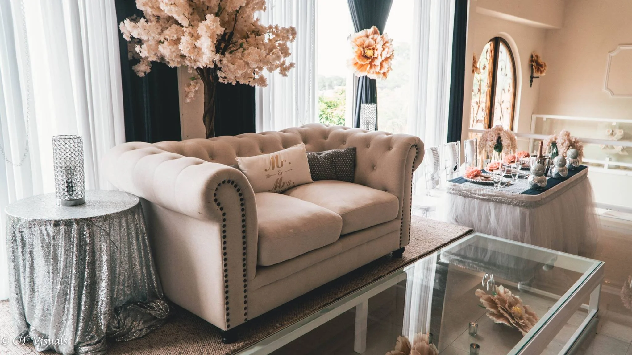 Hilstein Manor — Little Bride Book Ltd.