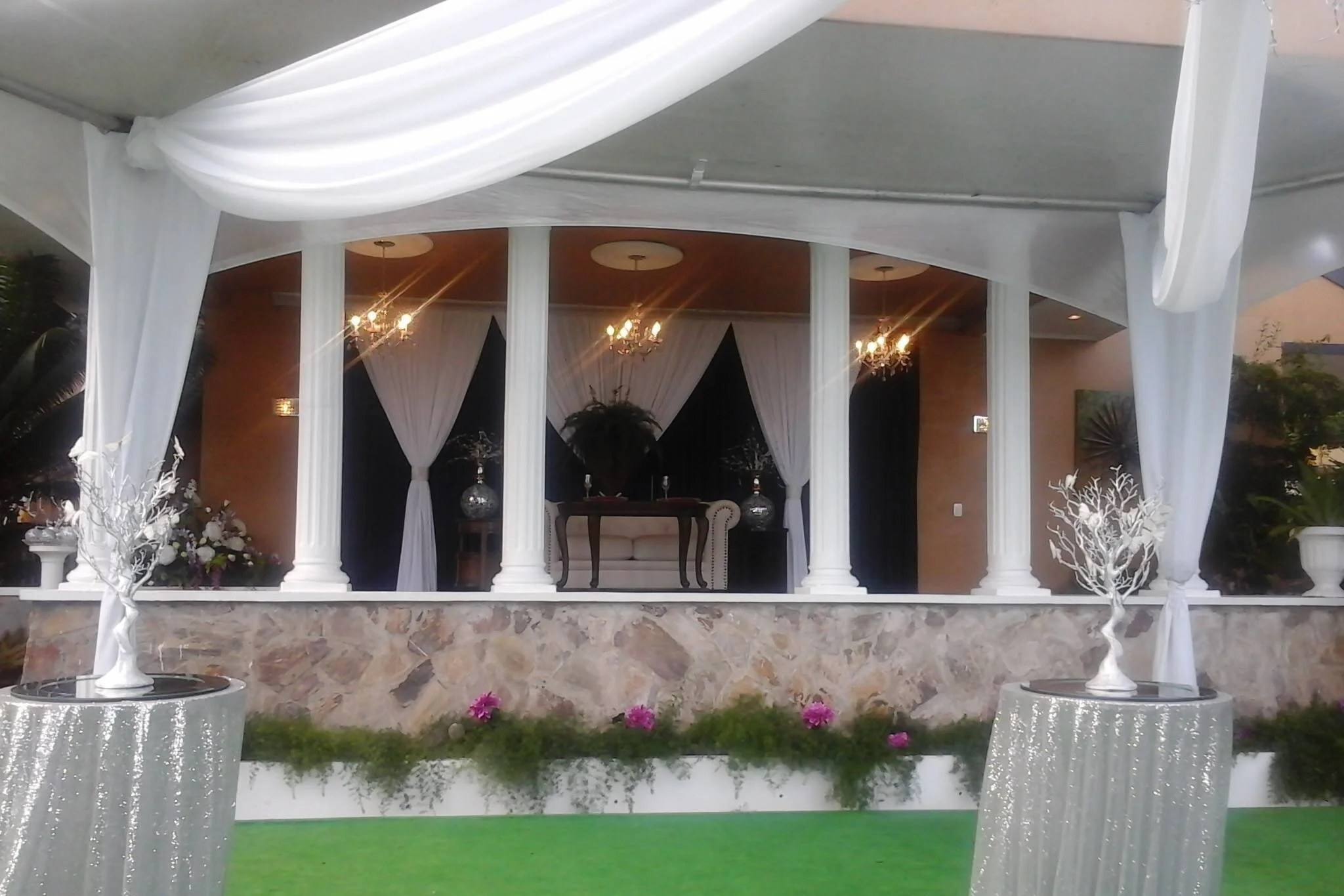 Hilstein Manor — Little Bride Book Ltd.