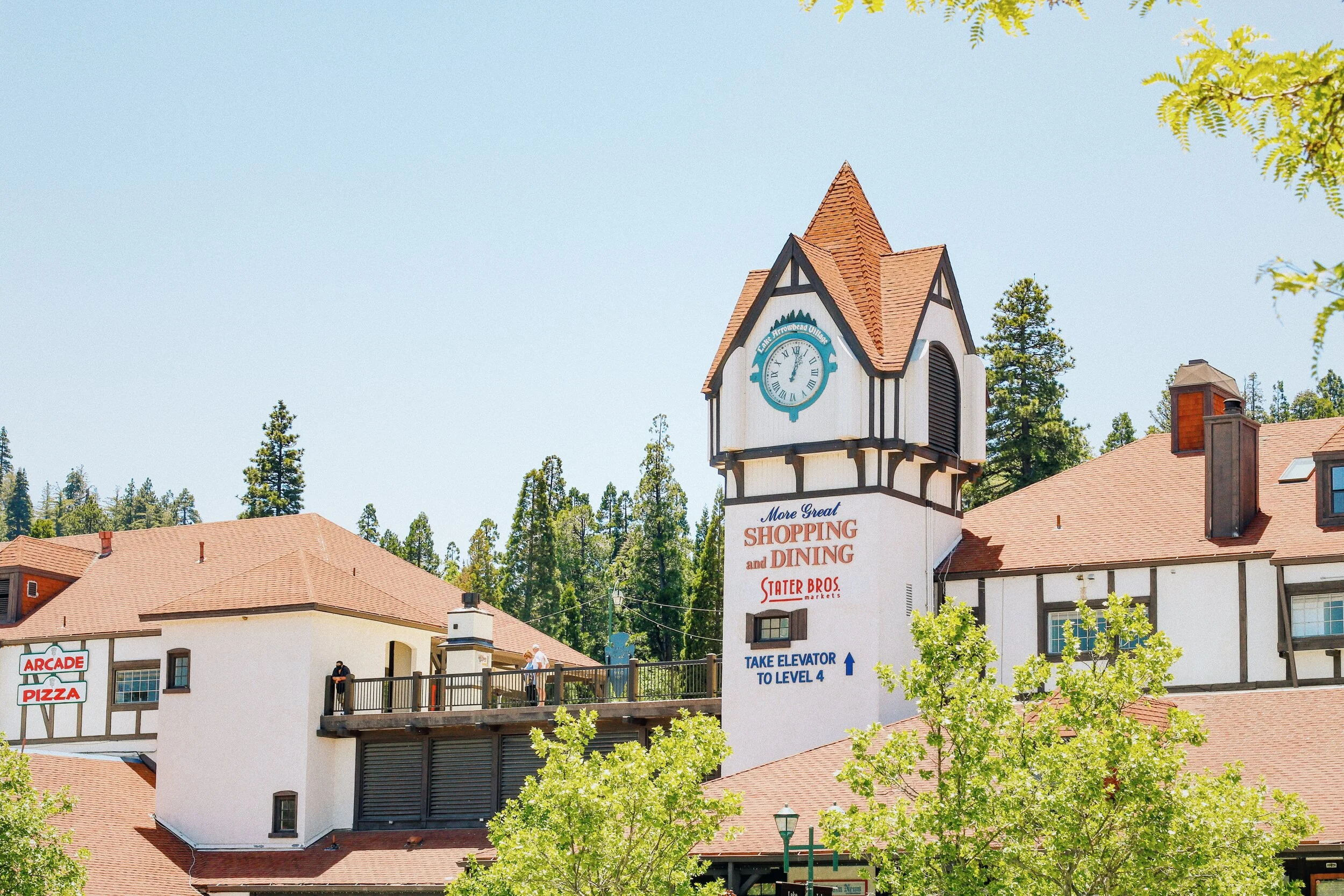 LAKE ARROWHEAD VILLAGE