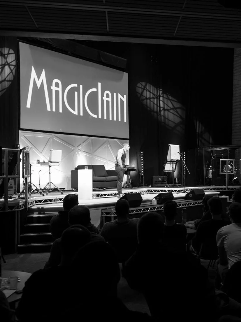 Iain Bailey - Magician in Berkshire Magician in Berkshire