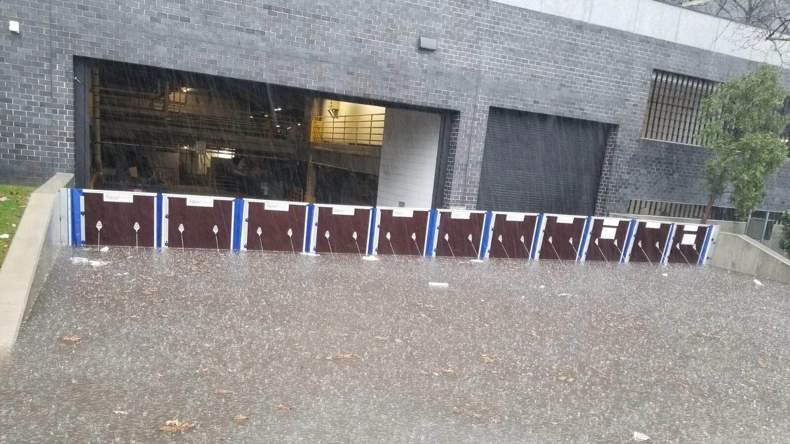FLOODWALL INTEGRATED PROTECTION — AQUAFENCE