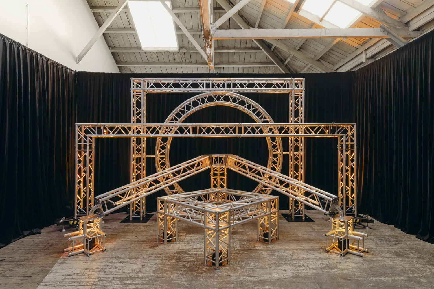 Truss and rigging for events — Gravity Events
