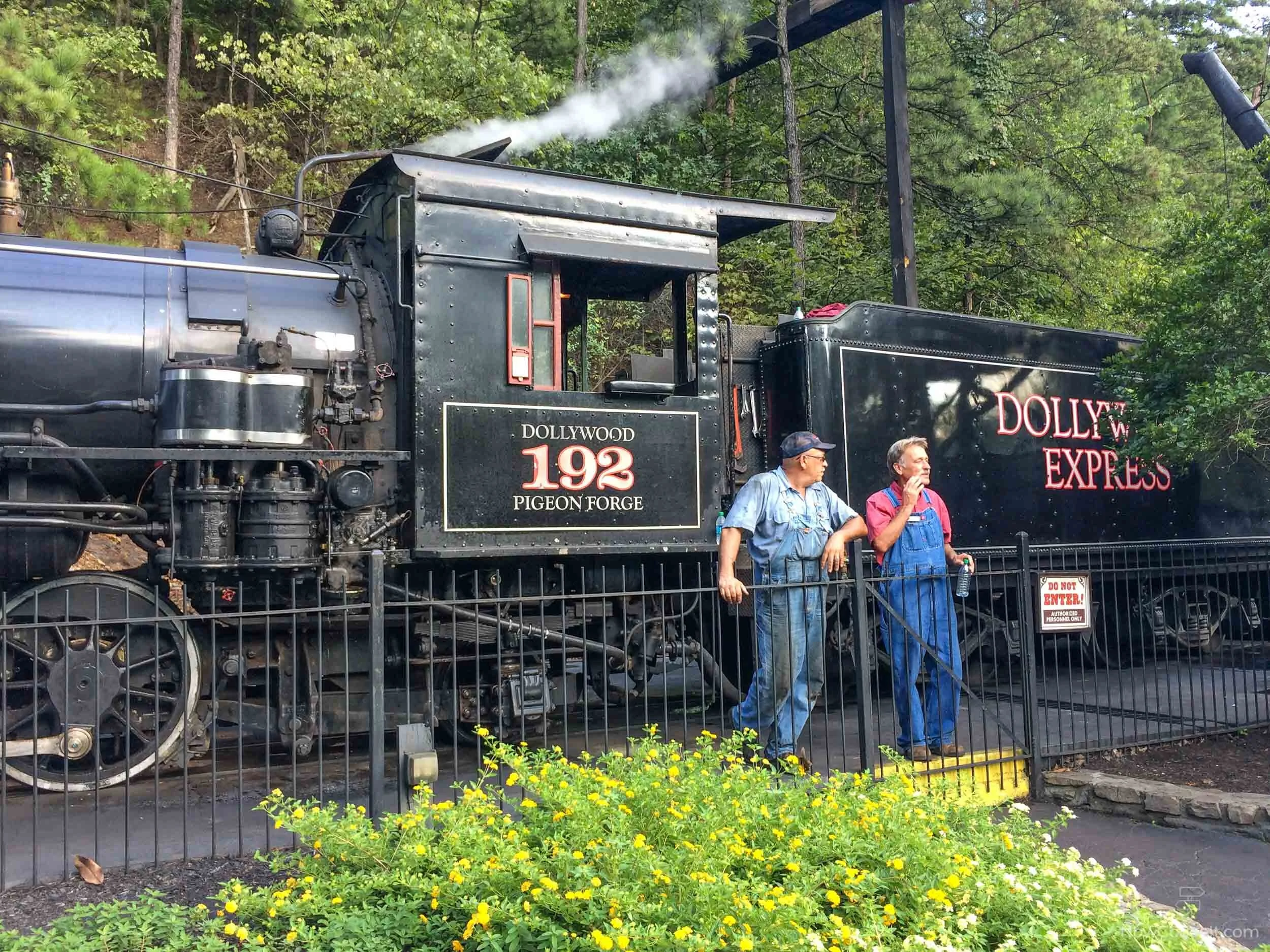 Best Things To Do at Dollywood: Dollywood Guide