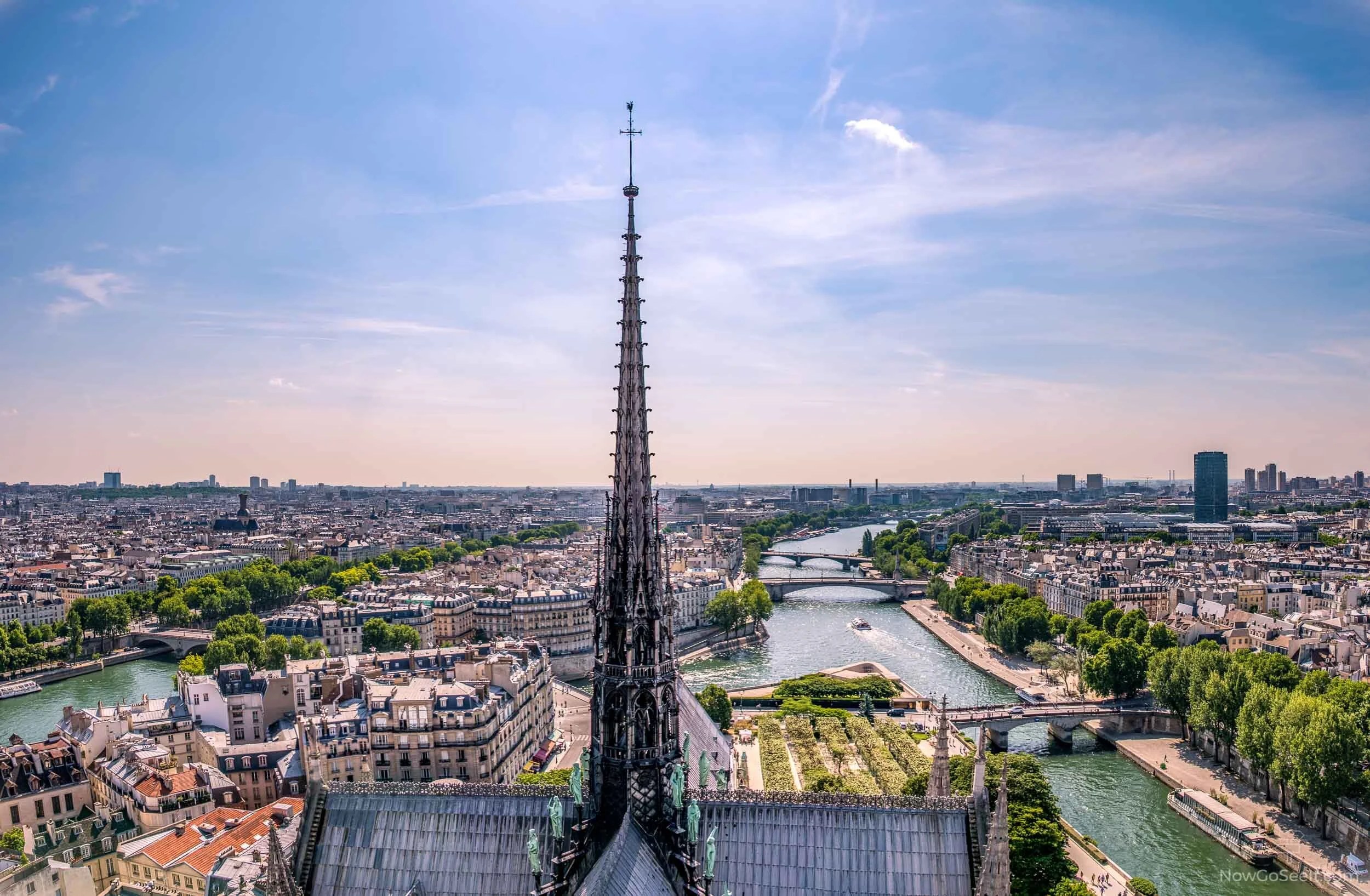 5 Best Places to Take Photos in Paris