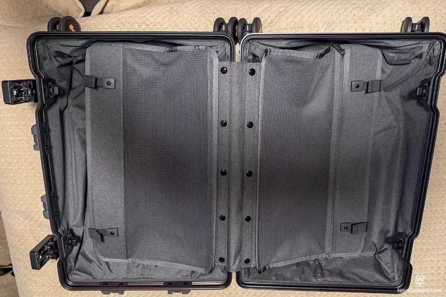 LEVEL8 Element Toiletry Case and Luminous Luggage Review