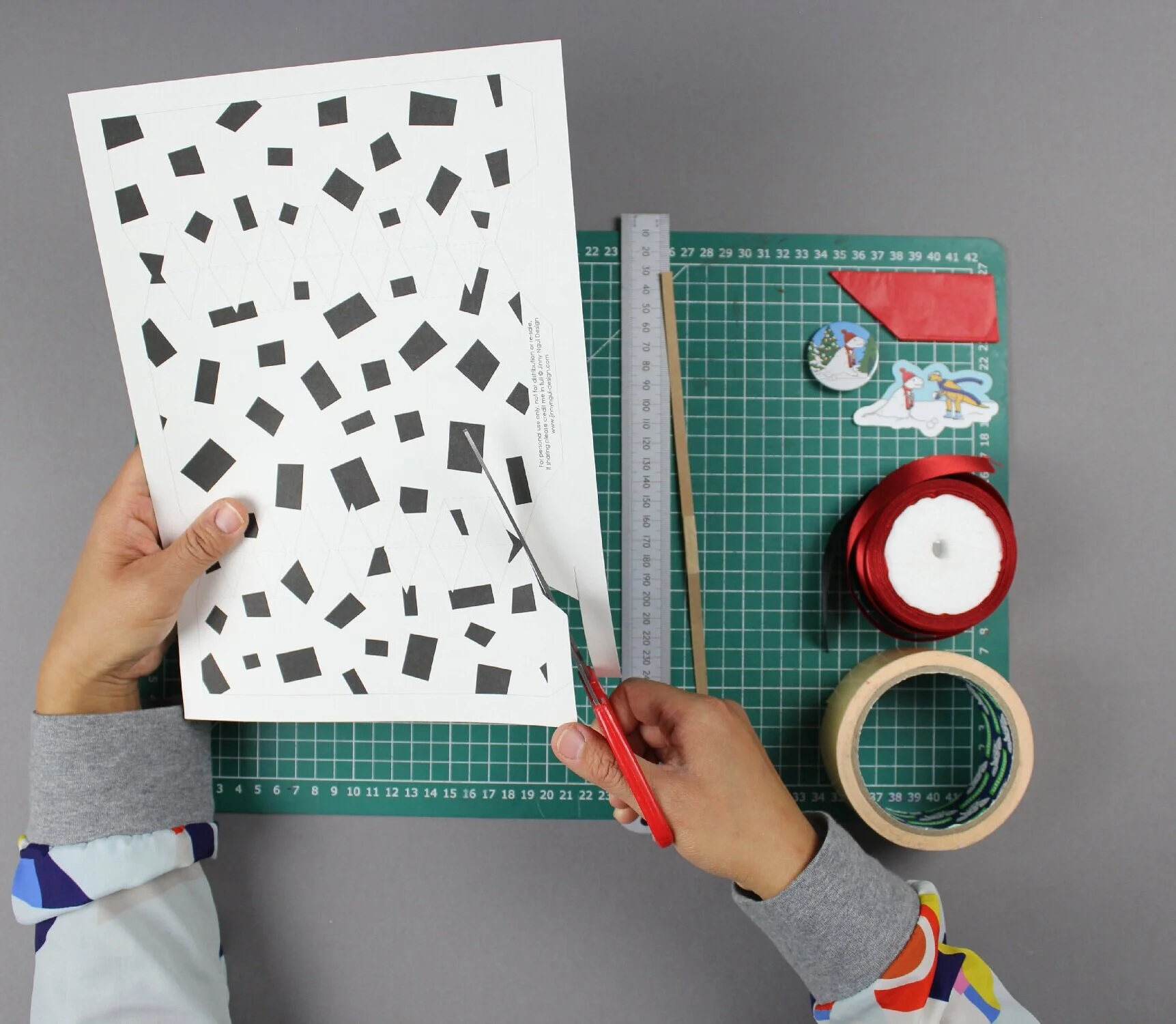 Jinny Ngui Design Blog: DIY Monochrome Christmas Crackers — JINNY NGUI ...