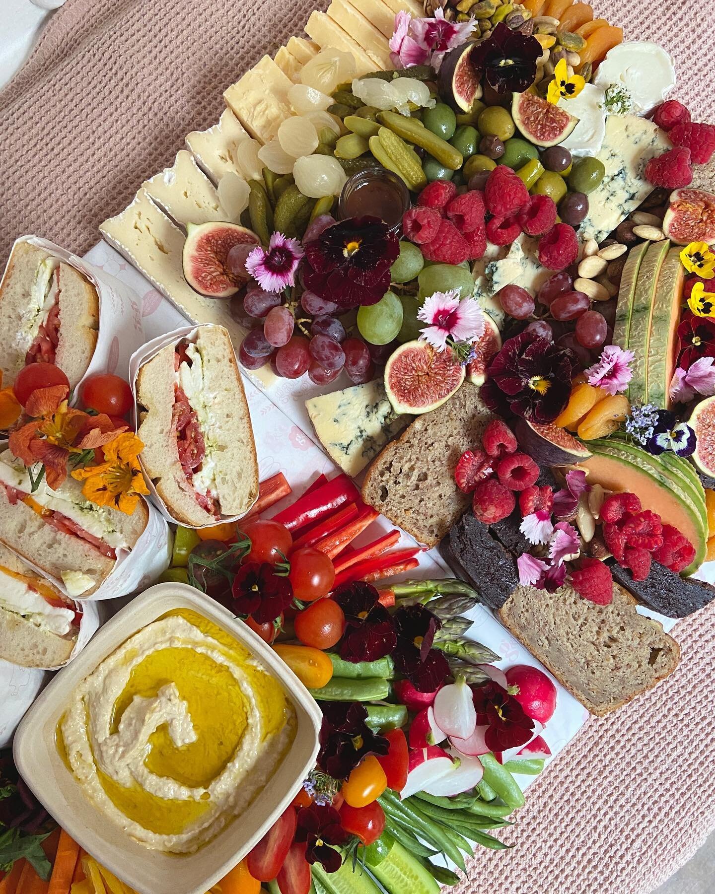 London's cutest grazing tables, grazing platters and cheese boards ...
