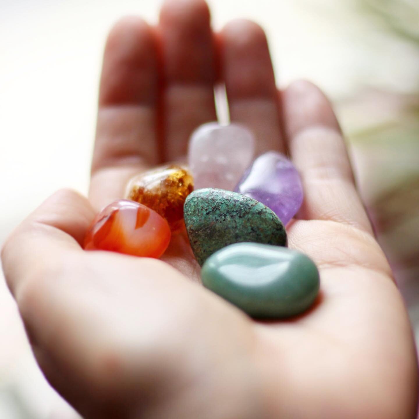 Crystals and Essential Oils Course | Understanding Crystal and Oil ...