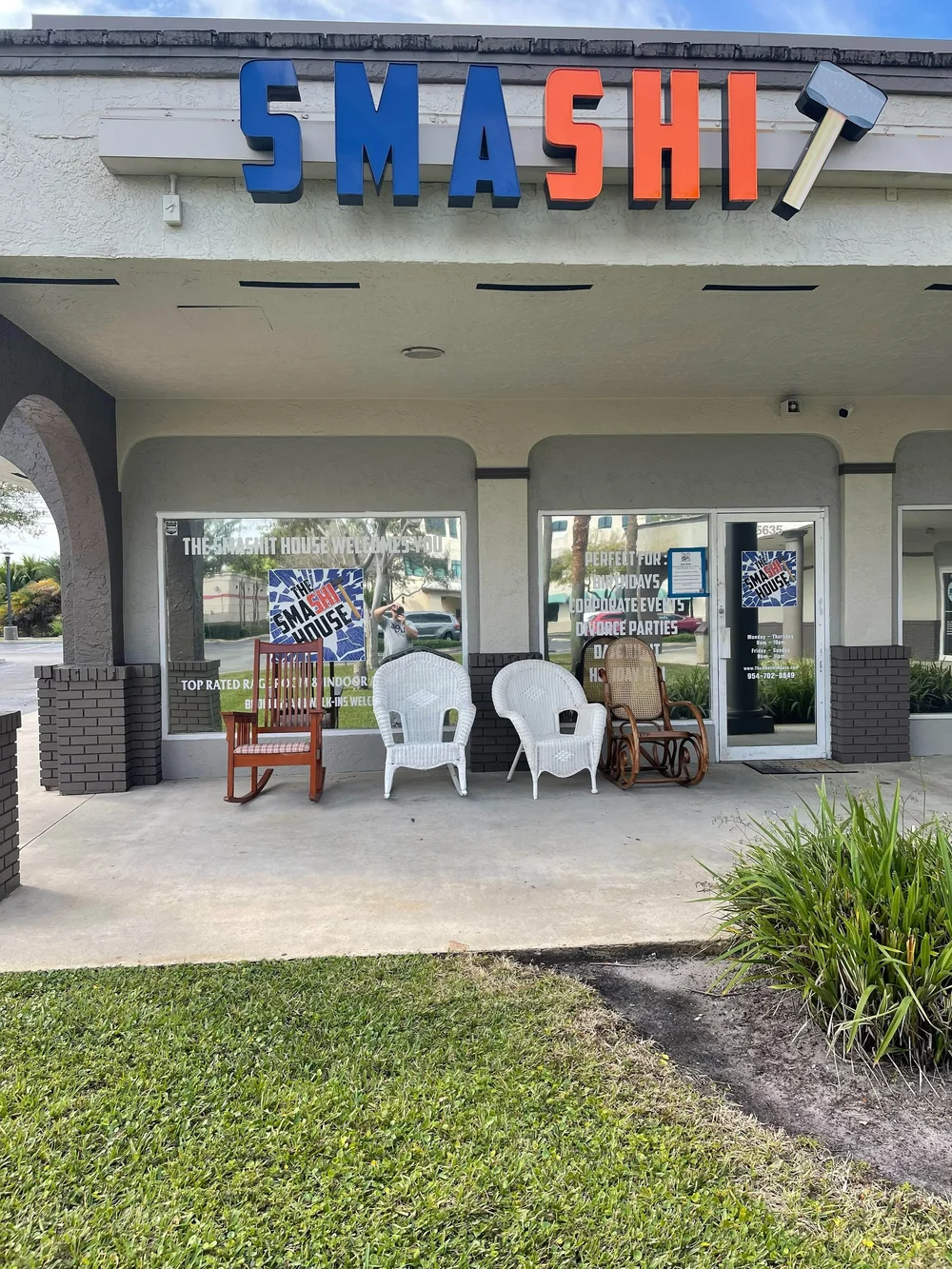 Top-Rated Entertainment Center in Davie: Rage Room, Axe Throwing ...