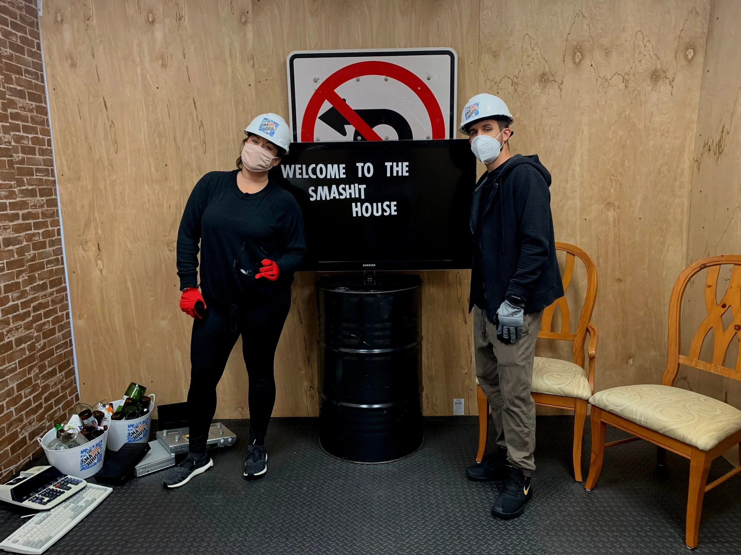 The Smashit House Davie | Rage Room | Axe Throwing | Gaming Lounge ...