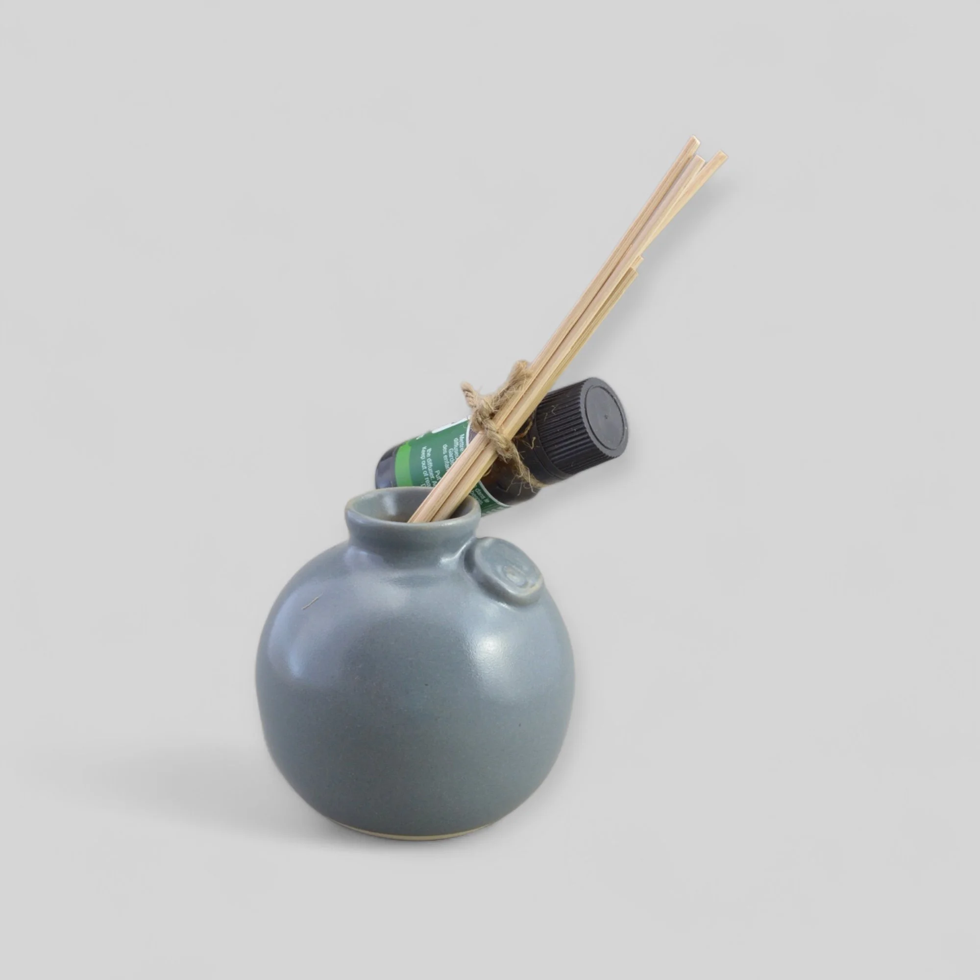 Diffuseur d’huile essentielle / Essential oil diffuser — Les Ateliers ...