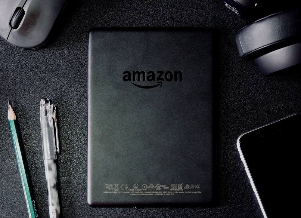 Understanding Amazon's Customer-Centric Marketing Strategy — BOLD x ...